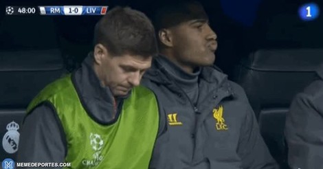 [ MEMEDEPORTES ] GIF: Gerrard, ¿qué haces?