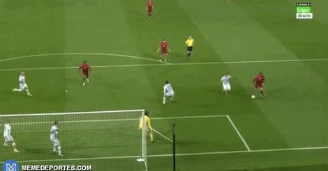 [ MEMEDEPORTES ] GIF: Cristiano haciendo de las suyas ante la defensa ...