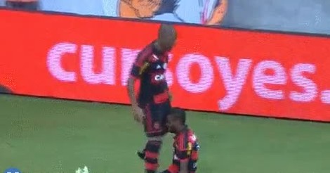 [ MEMEDEPORTES ] GIF: Ese incómodo momento cuando...