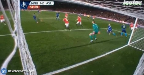 [ MEMEDEPORTES ] GIF: De Gea es de los mejores porteros de la Premier ...