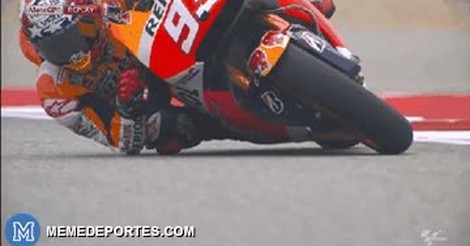 [ MEMEDEPORTES ] GIF: Espectacular Marc Márquez derrapando a cámara ...