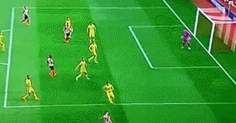 [ MEMEDEPORTES ] GIF: Doblete de Pellé, gran remate de cabeza!