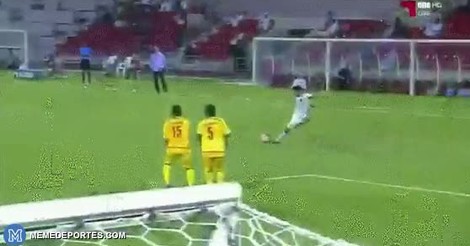 [ MEMEDEPORTES ] GIF: La asistencia de Xavi en su debut con el Al Sadd