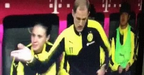 [ MEMEDEPORTES ] GIF: Tuchel jugando "Fruit Ninja" mientras da ...