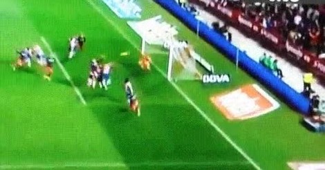 [ MEMEDEPORTES ] GIF: ¿Jugada a balón parado? ¿Remate de cabeza? ¿Godín ...