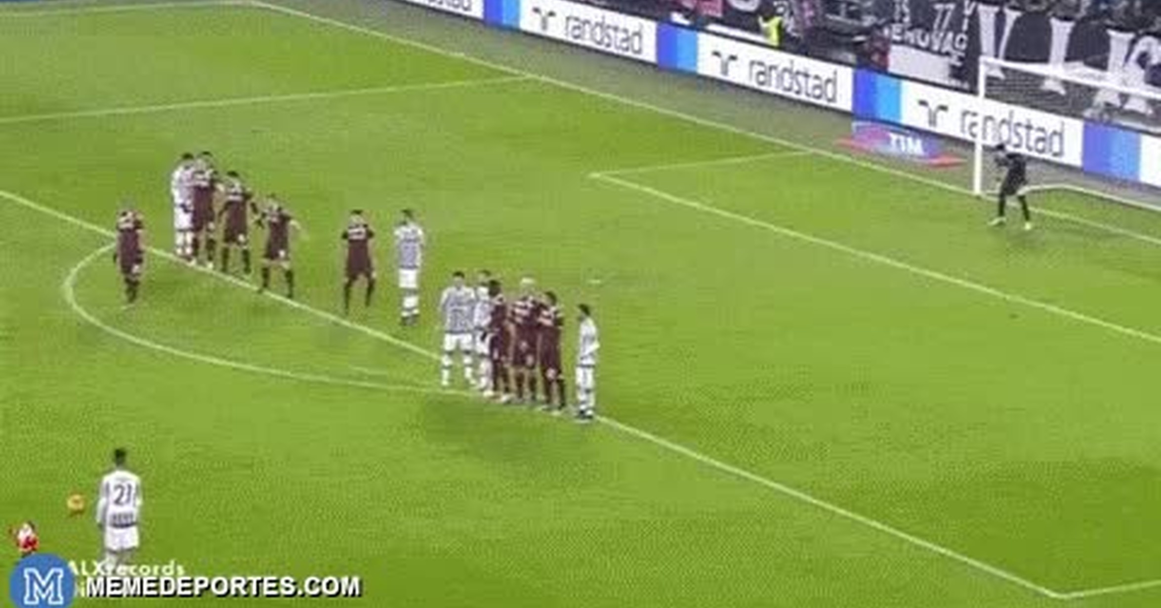 [ MEMEDEPORTES ] GIF: Golazo de Pogba de tiro libre ante el Torino