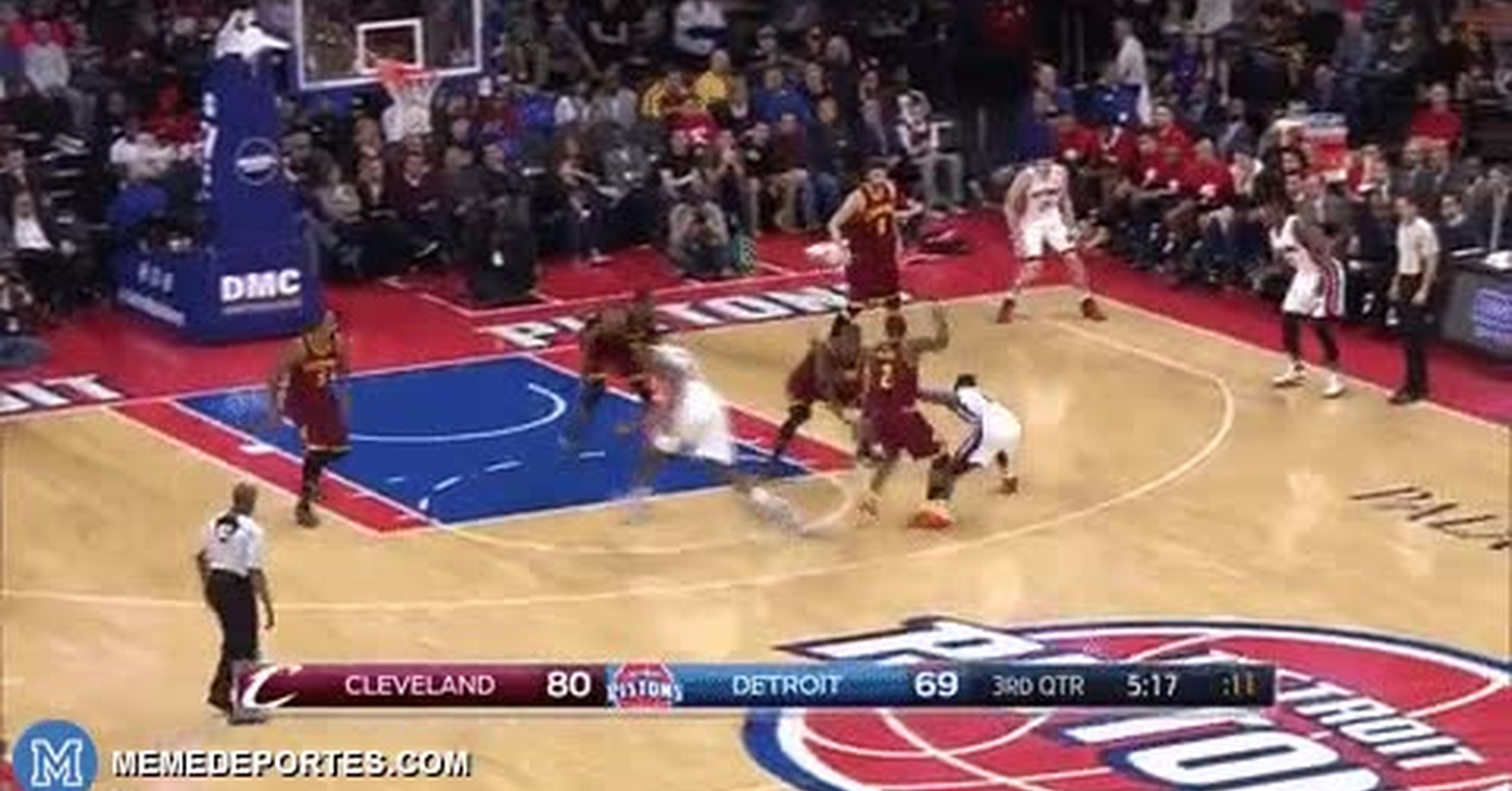 [ MEMEDEPORTES ] GIF: Atención al increíble fallo de Lebron James solo ...