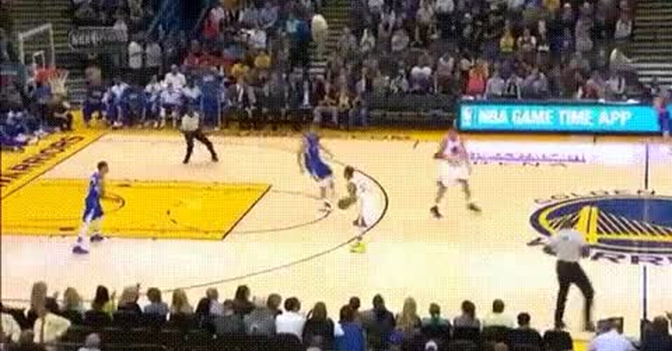 [ MEMEDEPORTES ] GIF: Así se lo ponen los defensas a Curry