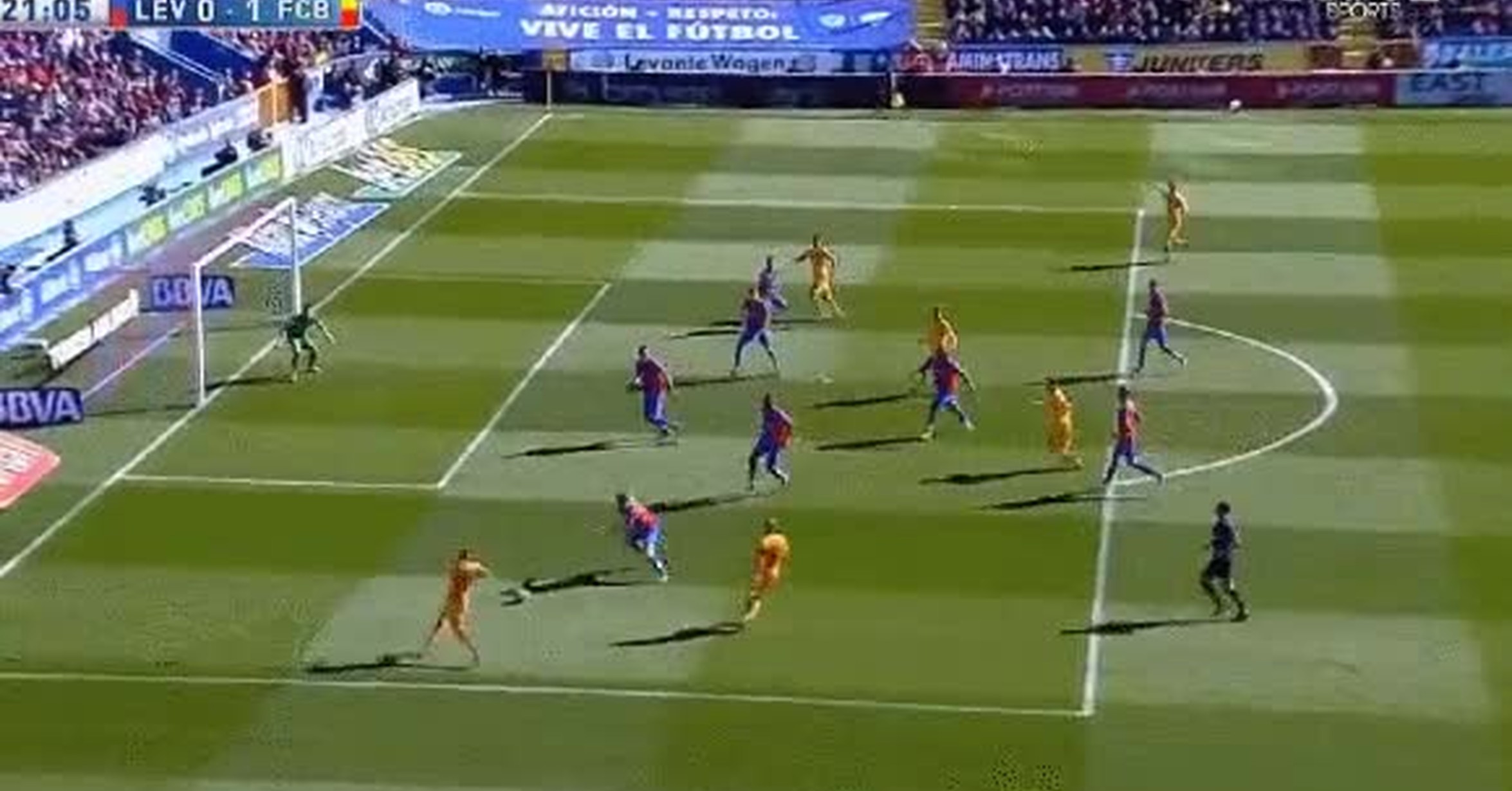 [ MEMEDEPORTES ] GIF: Gol en propia del Levante. David Navarro se marca ...