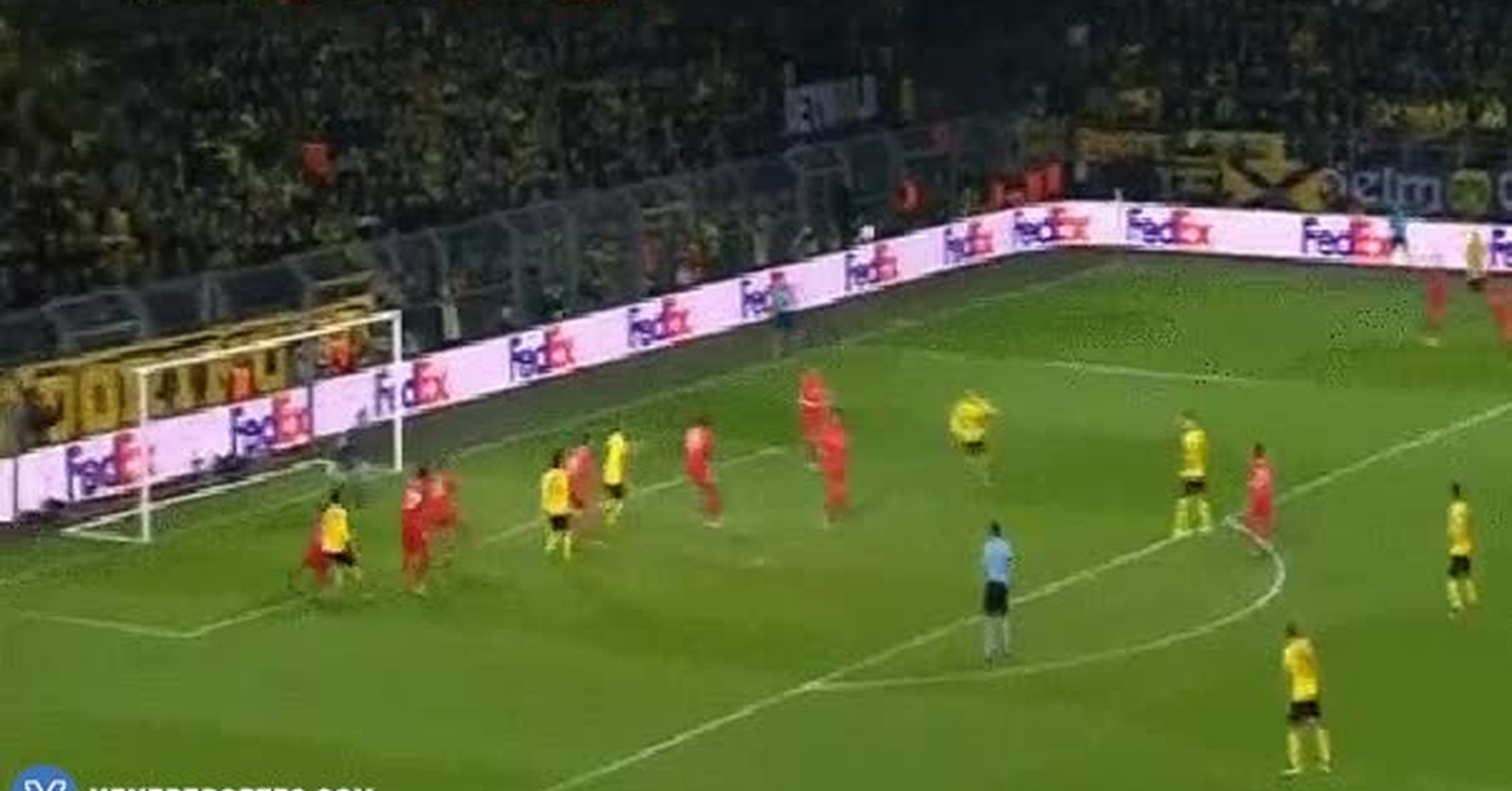 [ MEMEDEPORTES ] GIF: Gooool de Hummels que empata el partido