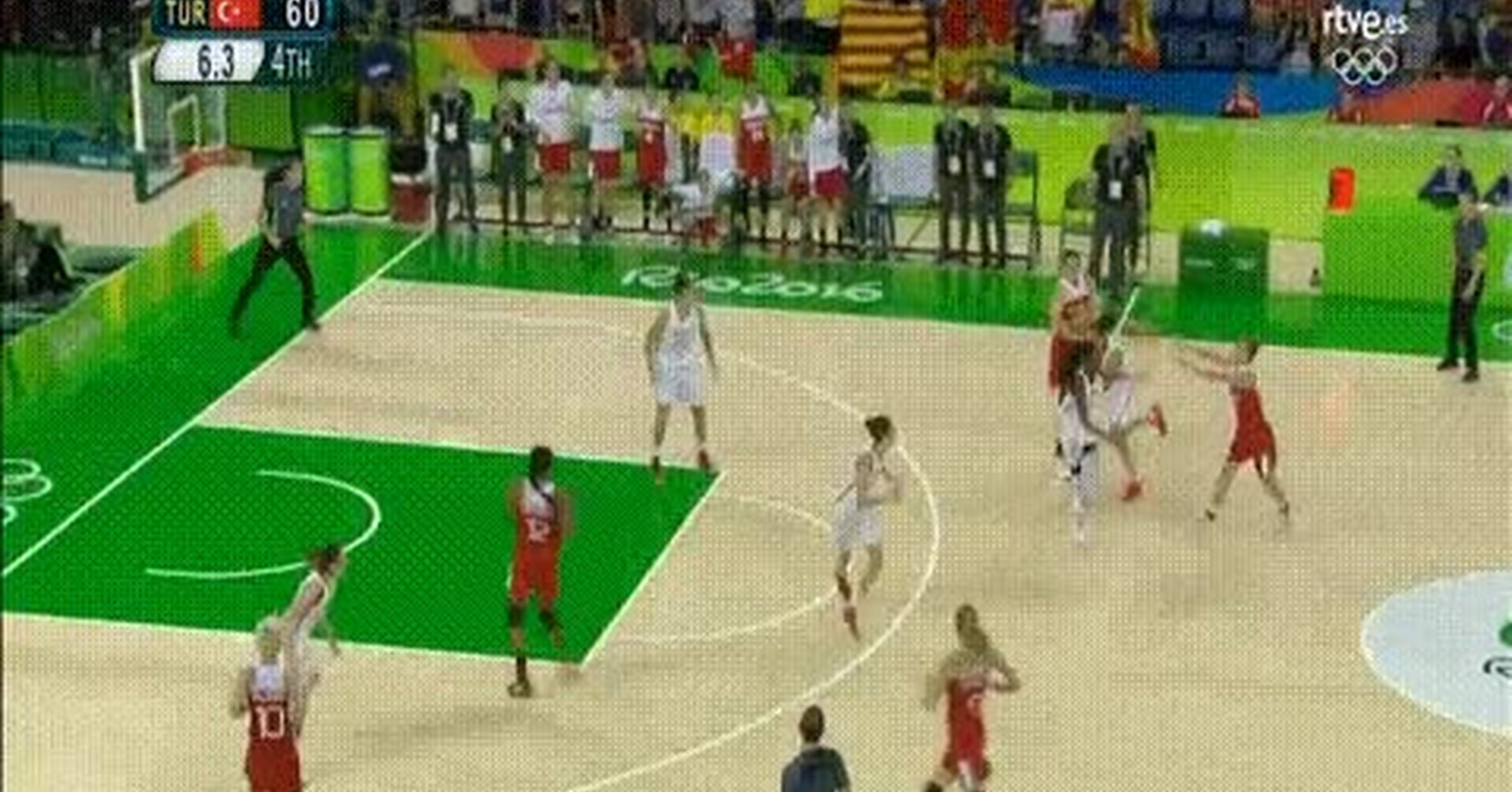 [ MEMEDEPORTES ] GIF: España femenina se clasifica con esta canasta en ...