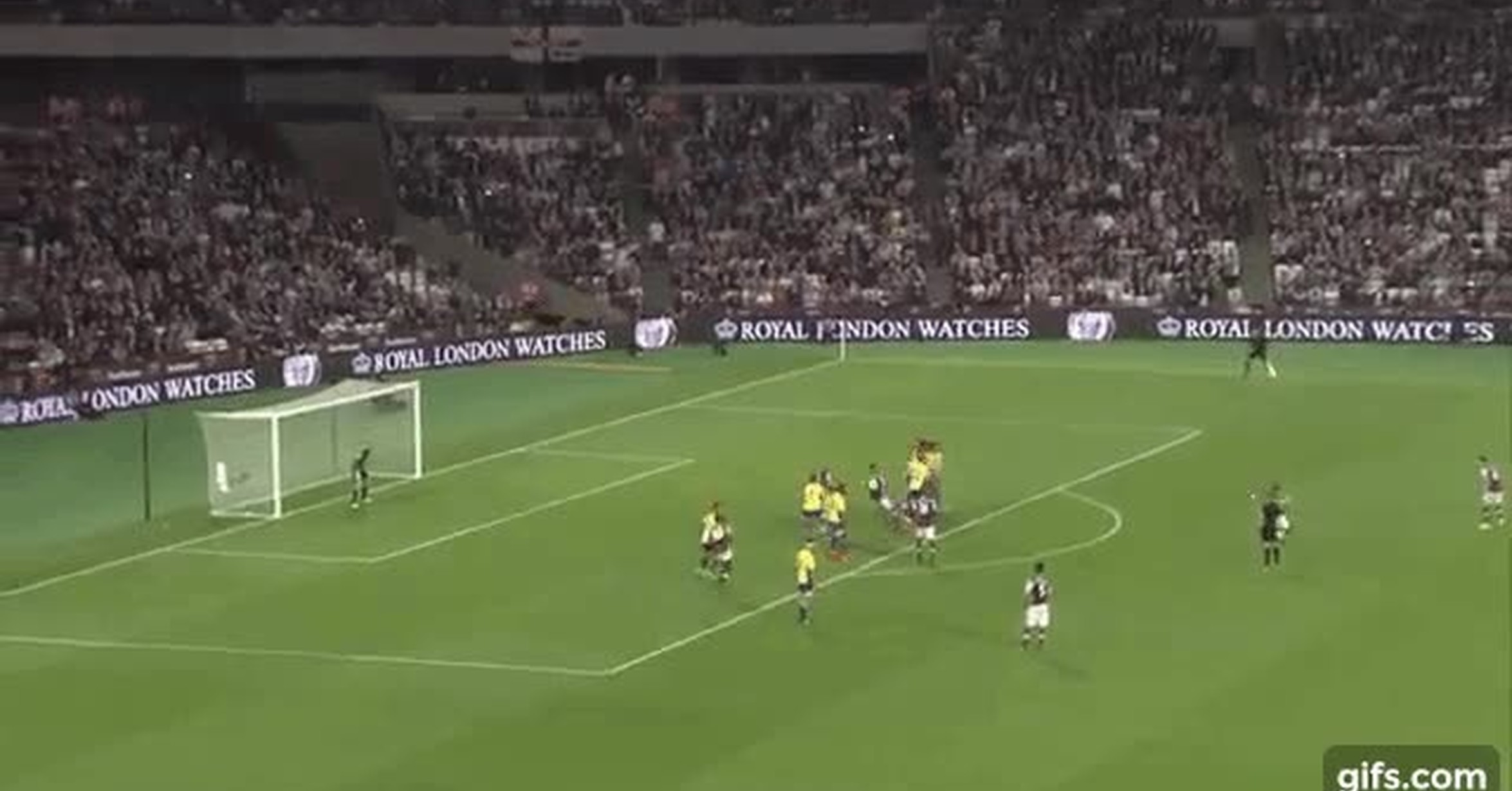 [ MEMEDEPORTES ] GIF: ¿Último minuto del partido? Golazo de tiro libre ...