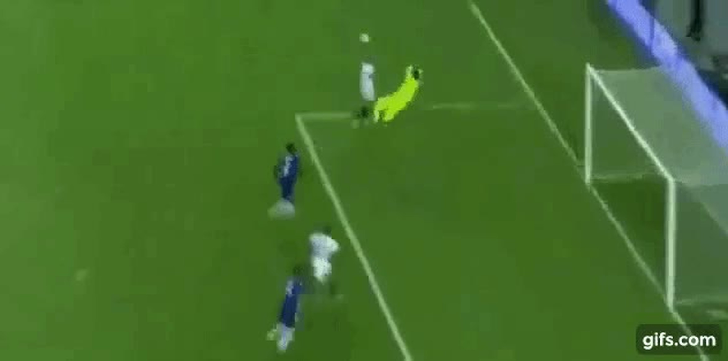 [ MEMEDEPORTES ] GIF: Gooool del Sevilla para adelantarse al Olympique Lyon