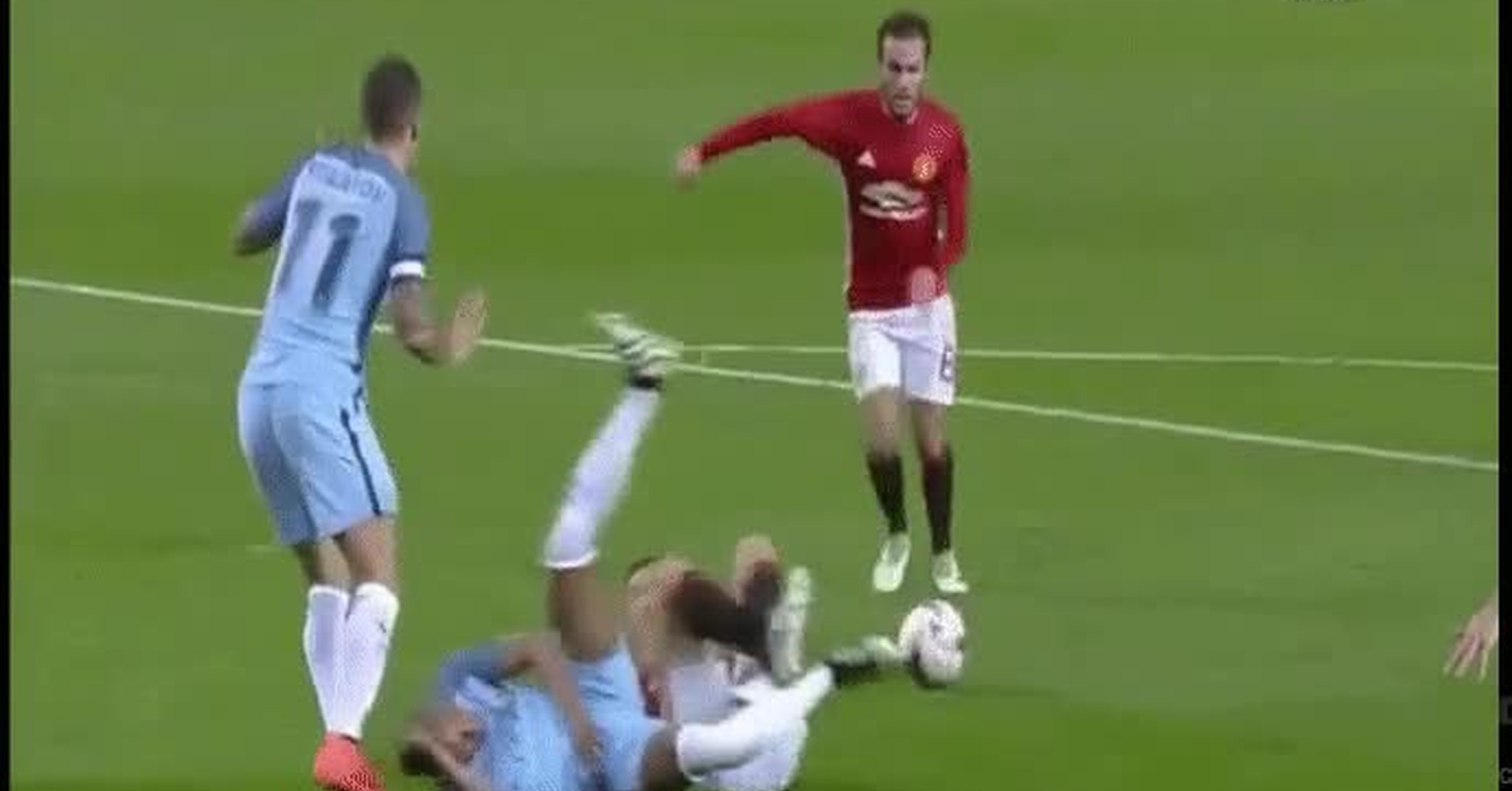 [ MEMEDEPORTES ] GIF: Goooool de Mata que marcaba al City en la Capital ...