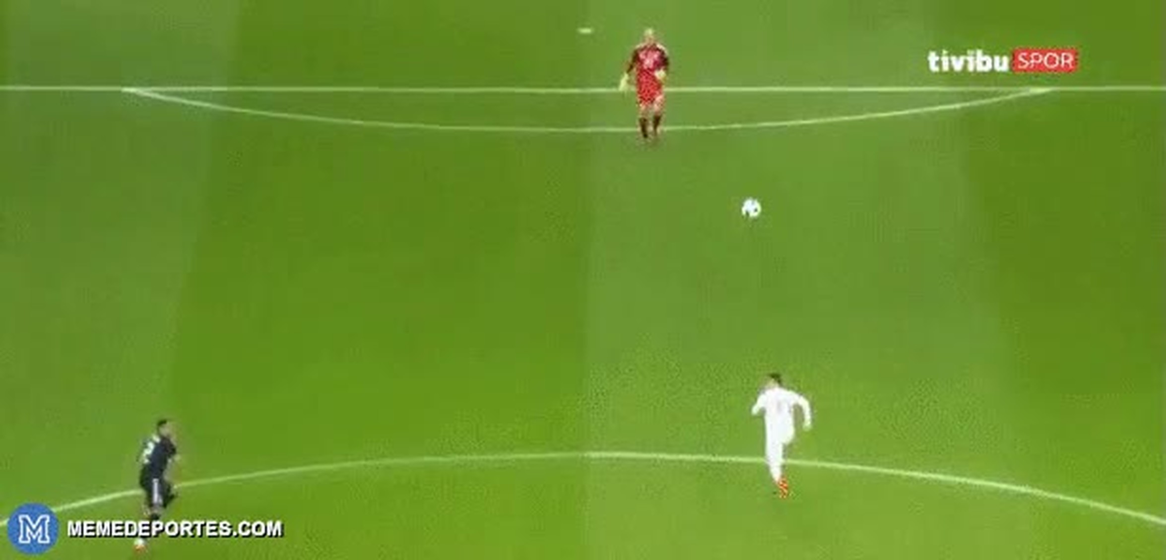 [ MEMEDEPORTES ] GIF: El nivel de la defensa argentina. Saque largo de ...