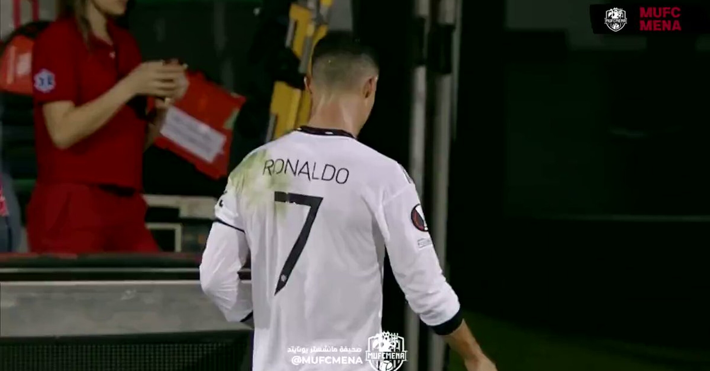 [ MEMEDEPORTES ] Hermoso gesto de Cristiano. Decide no romper el móvil ...