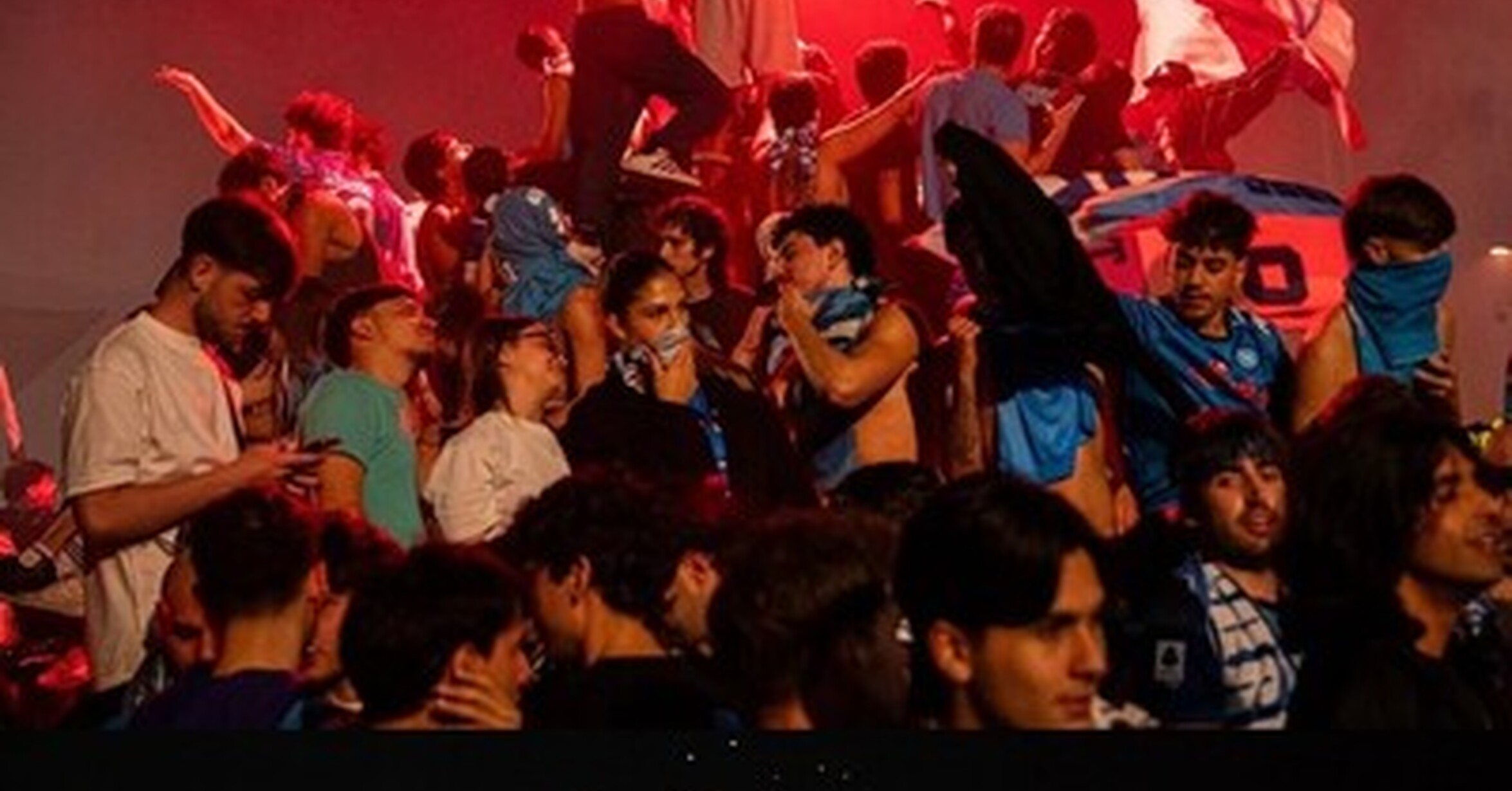 [ MEMEDEPORTES ] Fiesta absoluta en Napoles