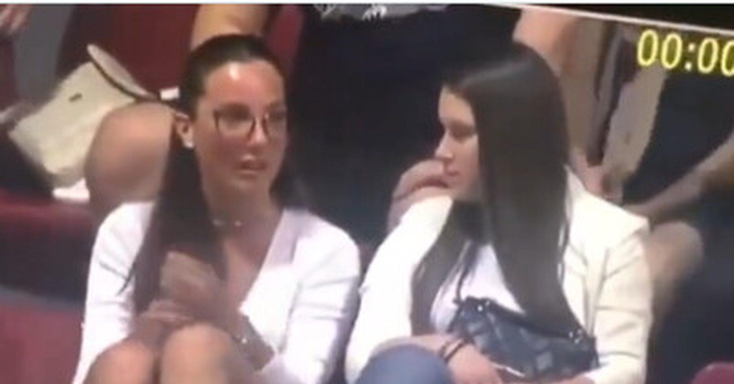 VEF > Visto en las Redes > Lo que le está explicando a su amiga puede tomarse desde muchos ...