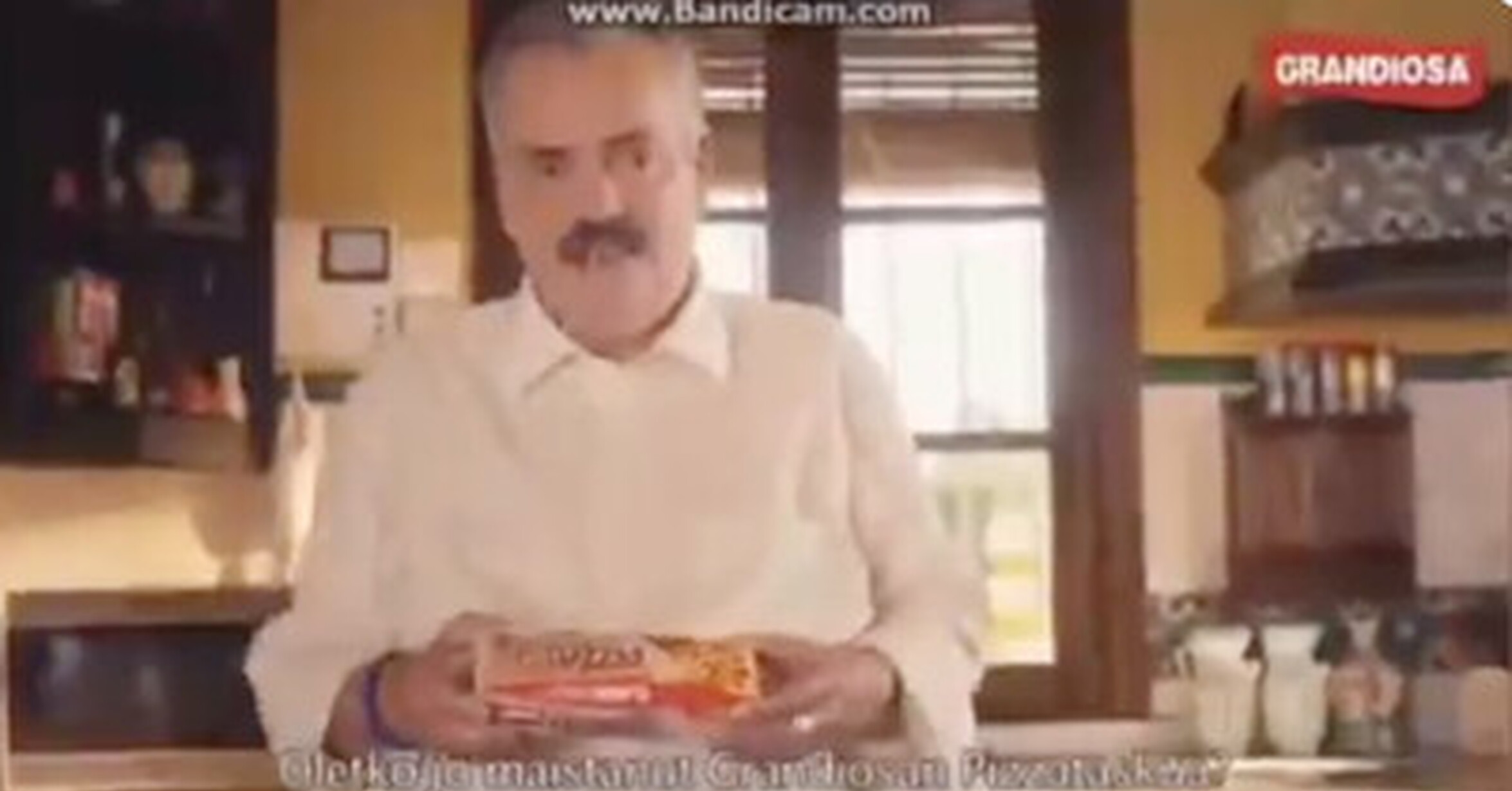 VEF > Visto en las Redes > El Risitas hizo un anuncio de pizza congelada para la televisión ...