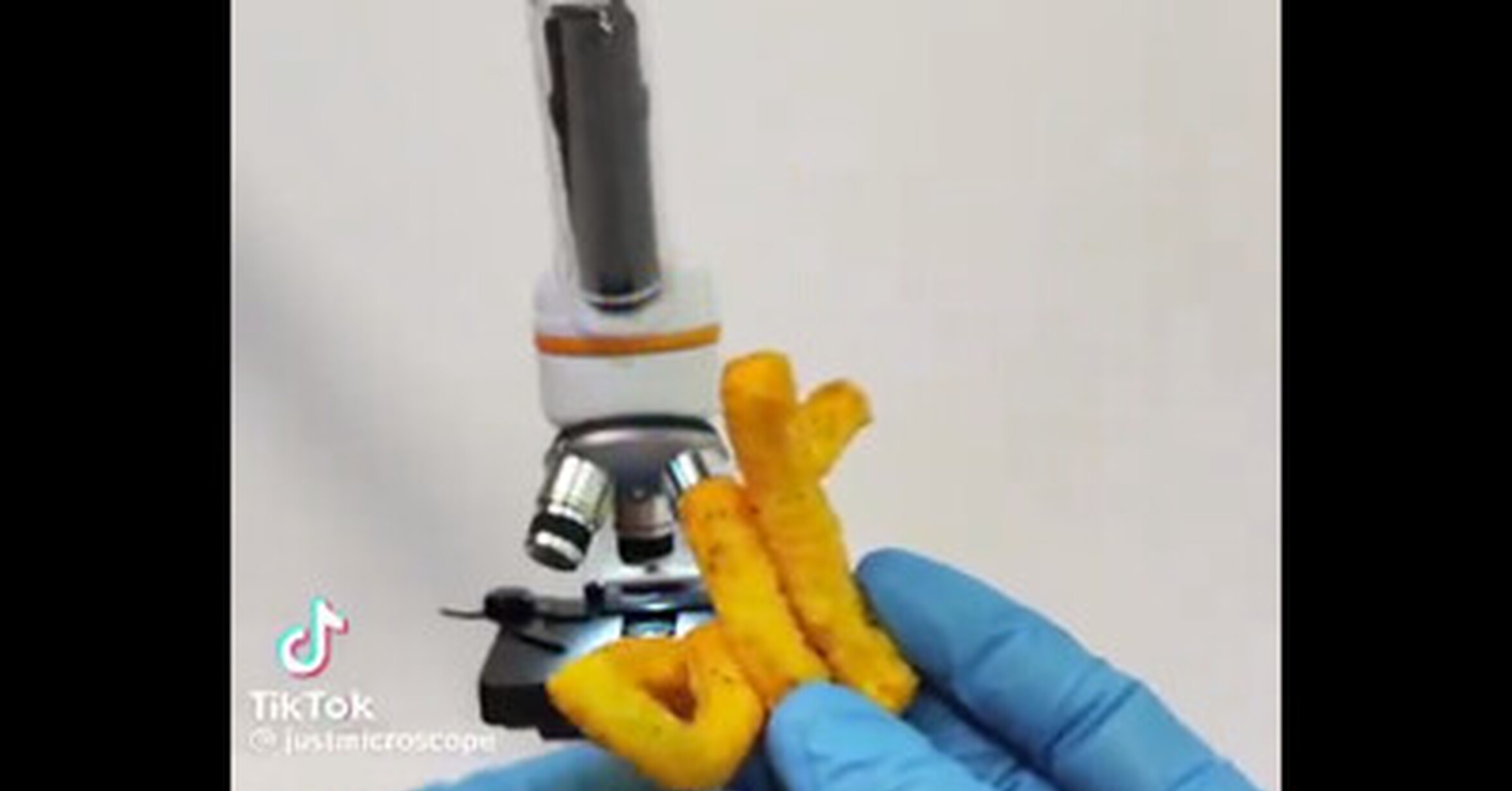 VEF > Visto en las Redes > Si esto es real, no vuelvo a comer Cheetos en mi vida, por @anadeaustria_