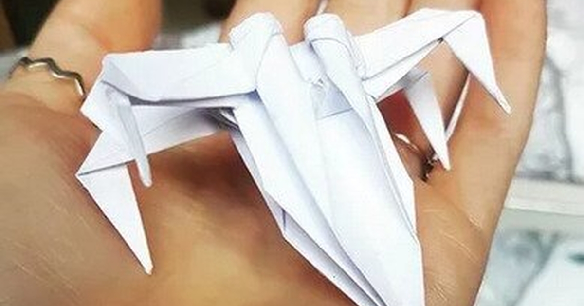 ¿Habías visto alguna vez un X-Wing hecho de papel?