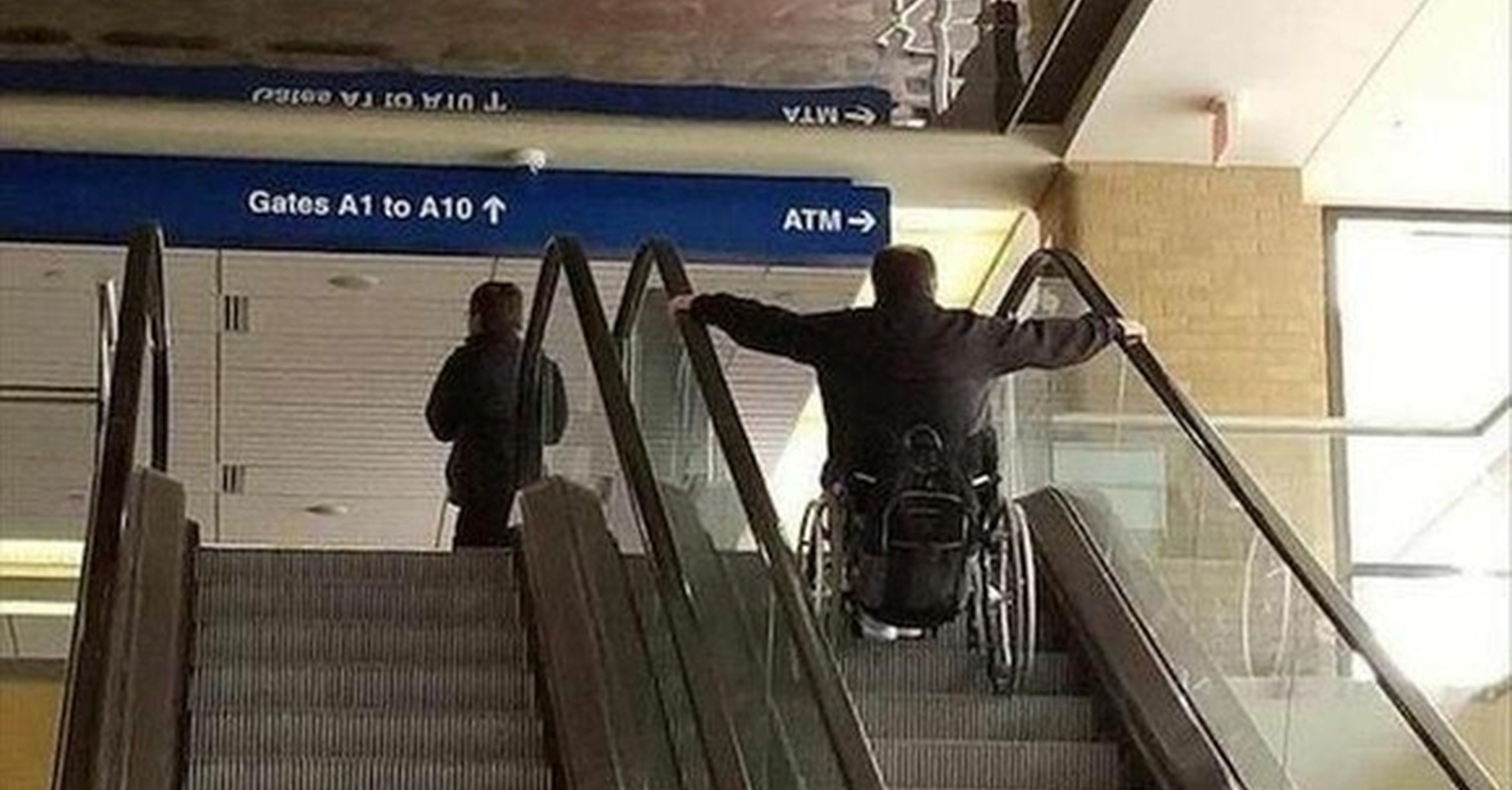 ¡Cuánta razón! / Todo se complica con una silla de ruedas