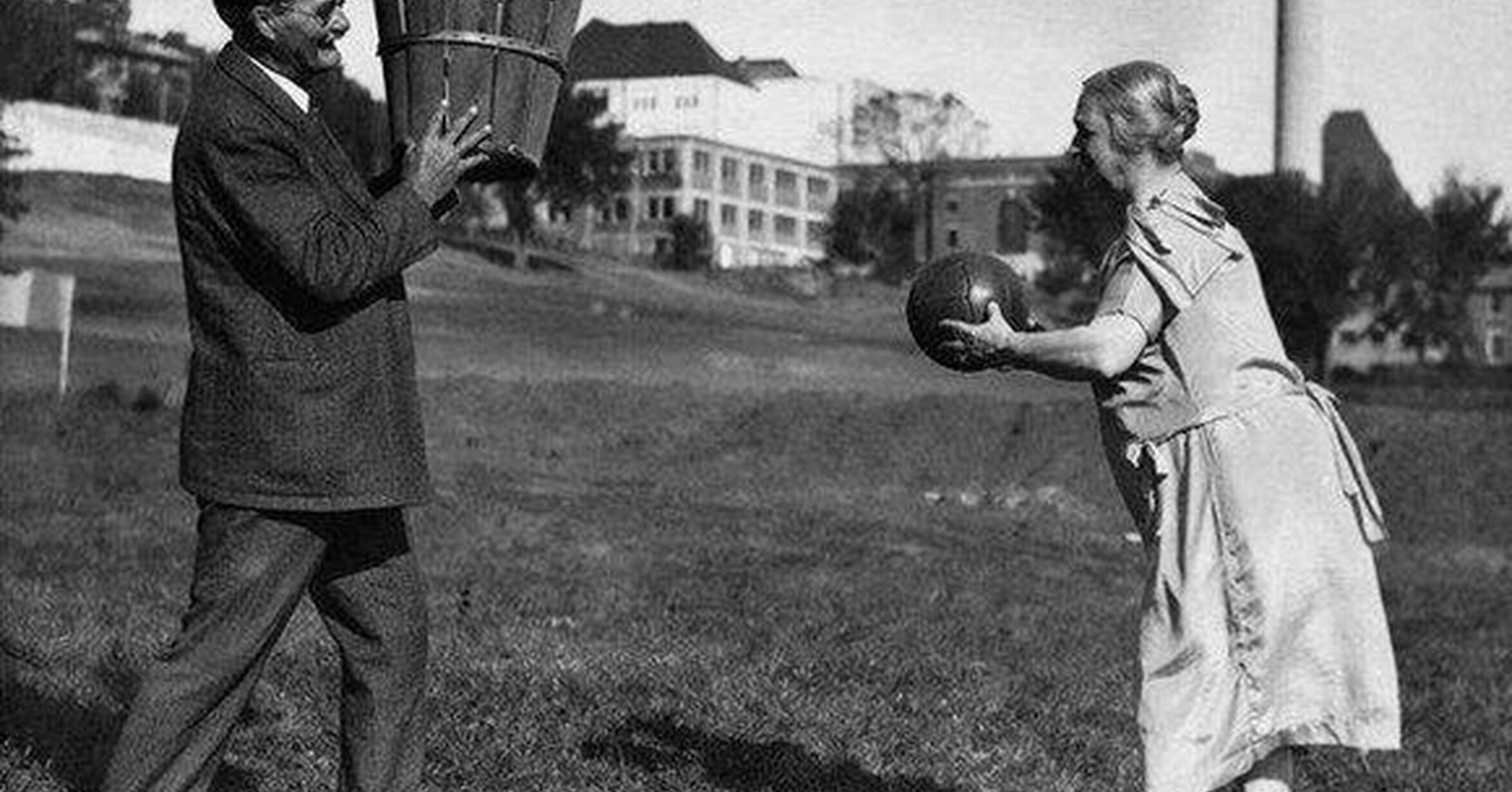 ¡Cuánta razón! / DR. JAMES NAISMITH