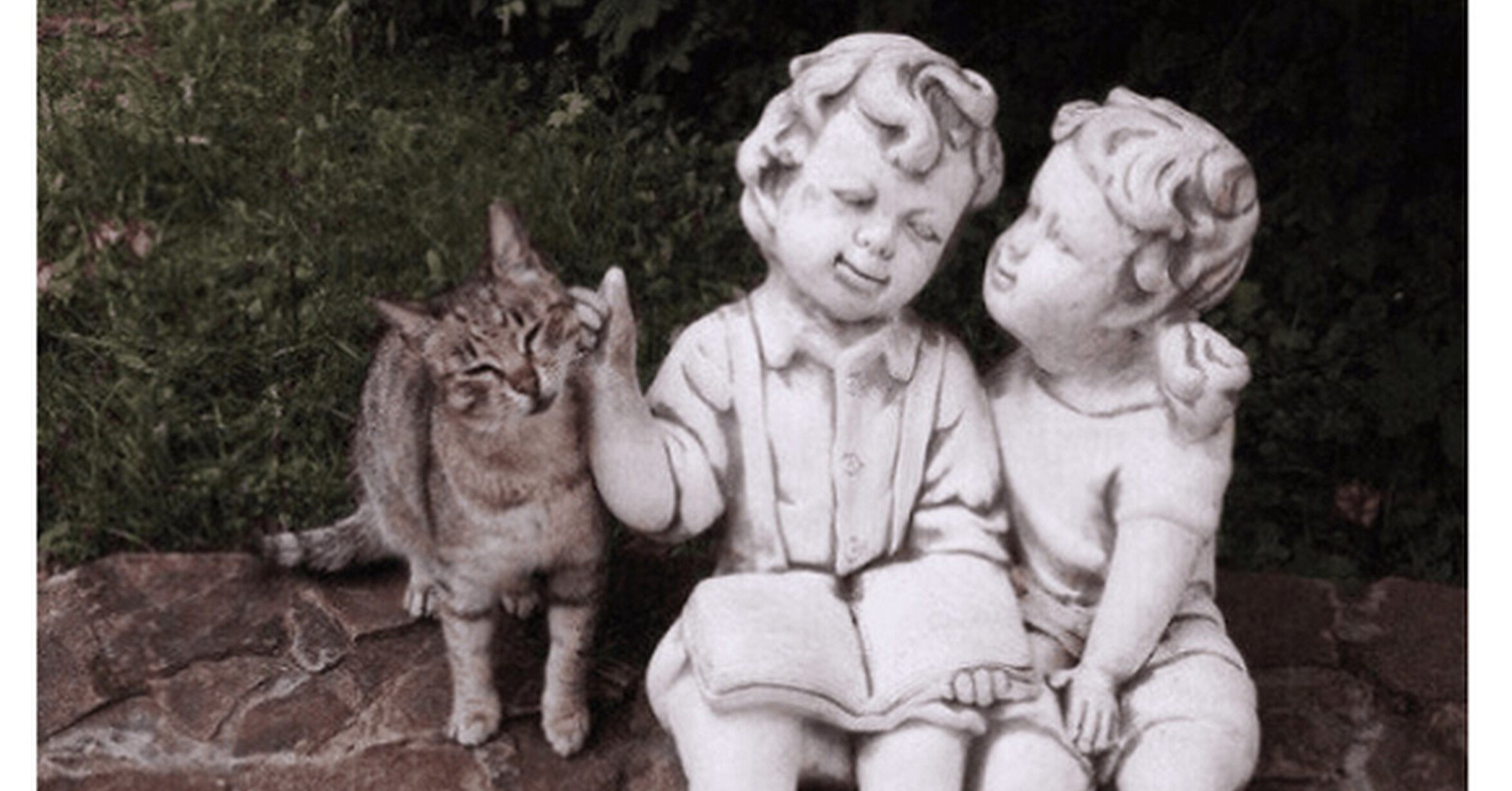 ¡Cuánta razón! / Gatos posando al lado de estatuas demostrando que son ...