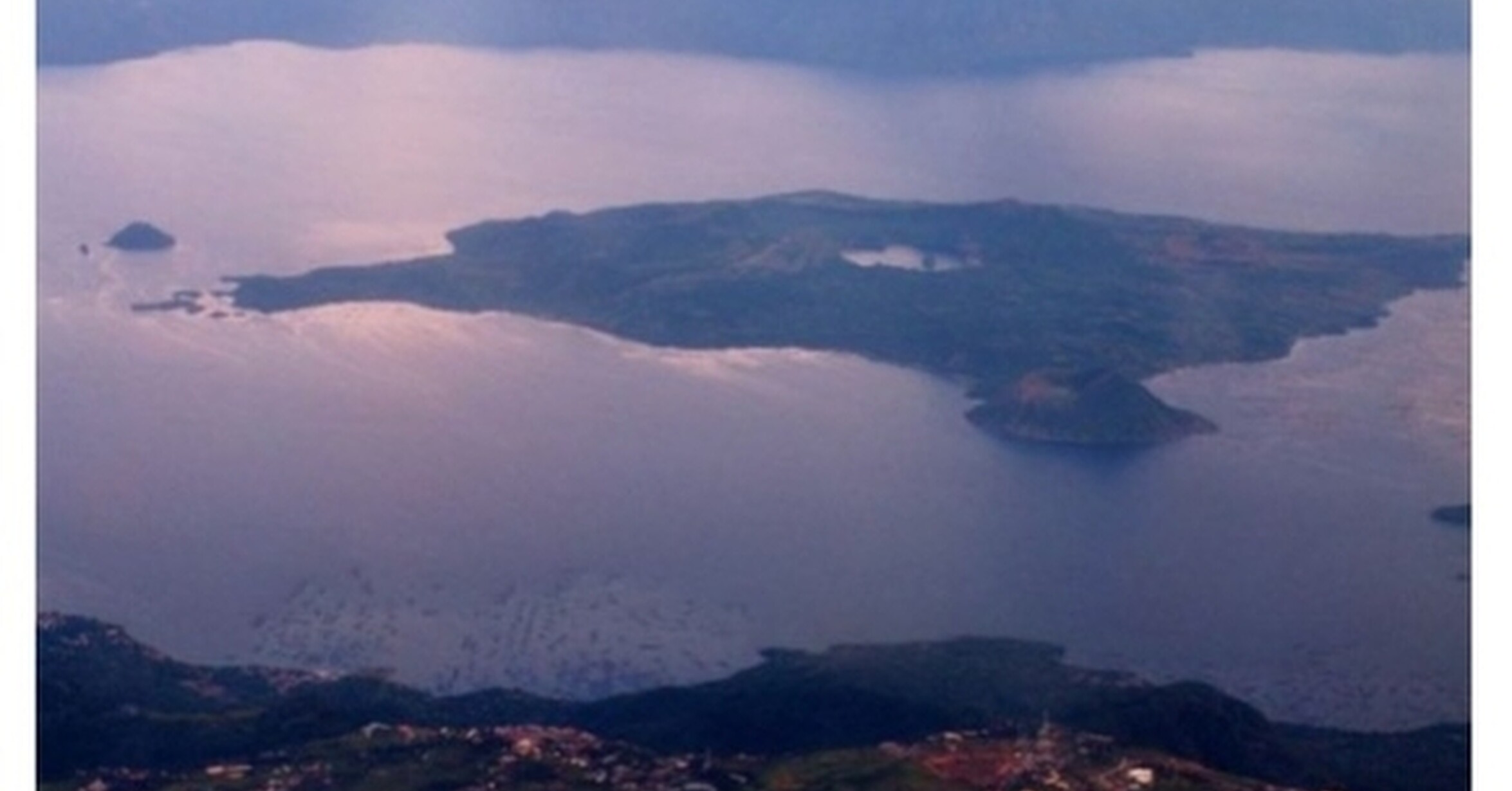 ¡Cuánta razón! / La isla en un lago, el lago en una isla y la isla en ...
