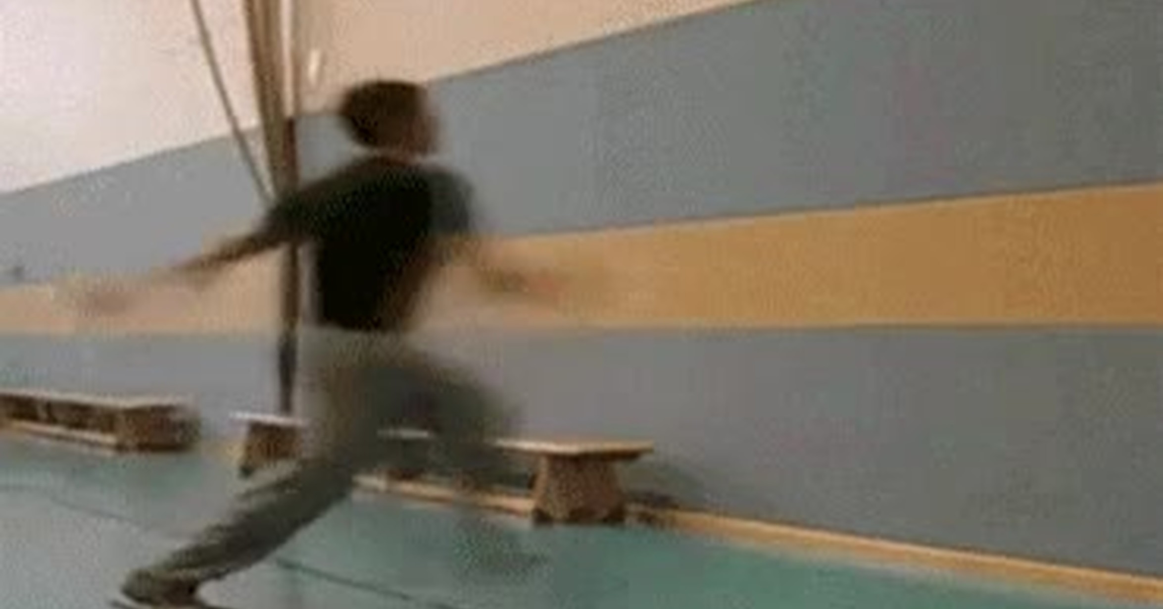 ¡Vaya GIF! / Por cosas como esta es importante practicar con colchoneta