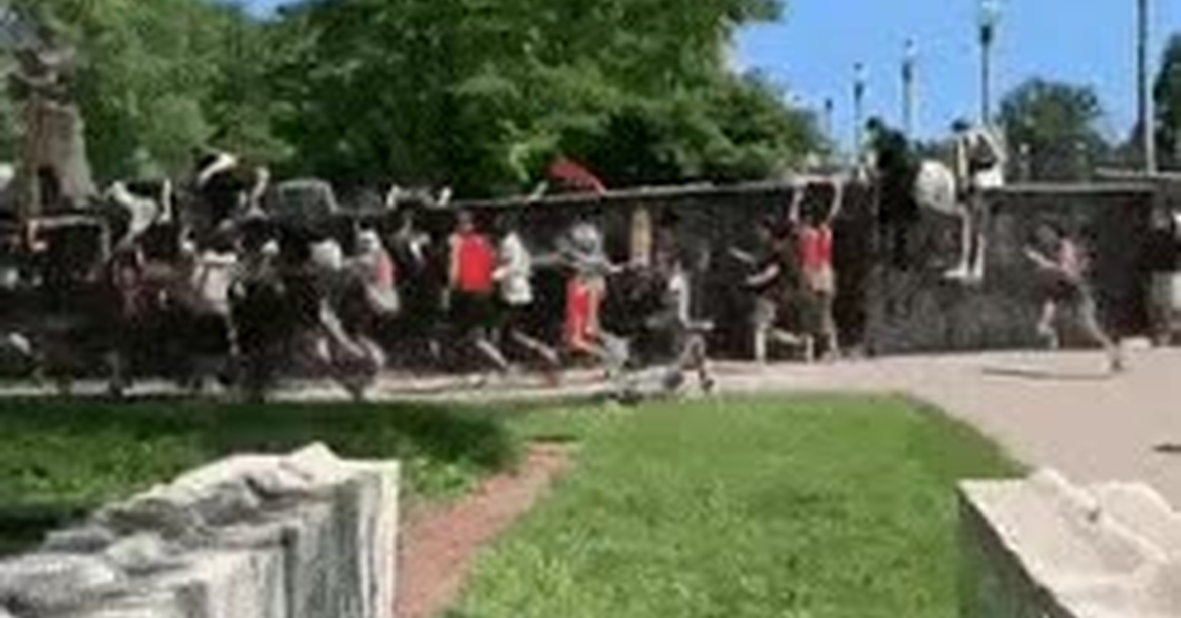 ¡Vaya GIF! / Gente colándose en un festival de música