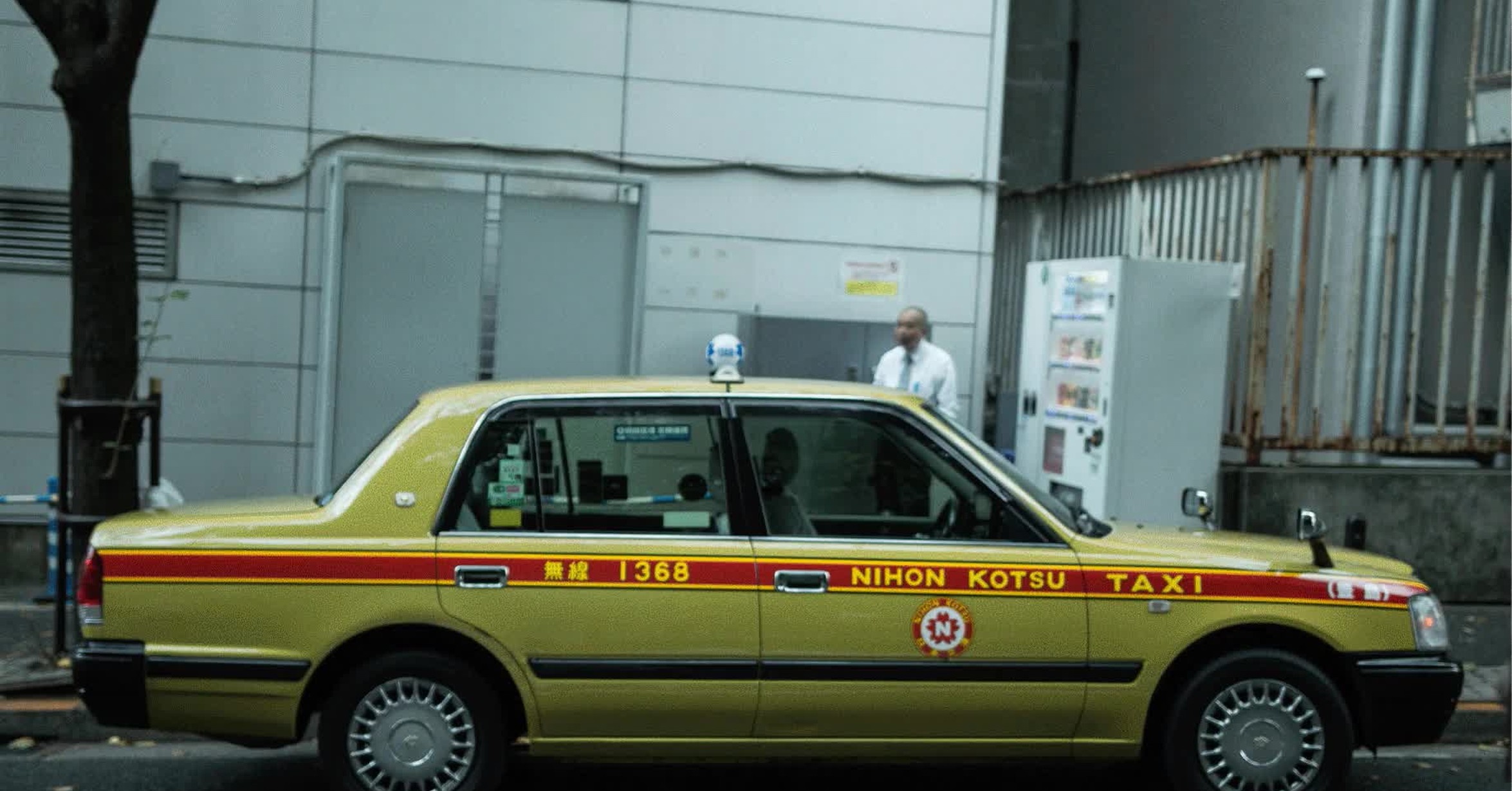 ¡Vaya GIF! / Todos los colores de taxis en Japón