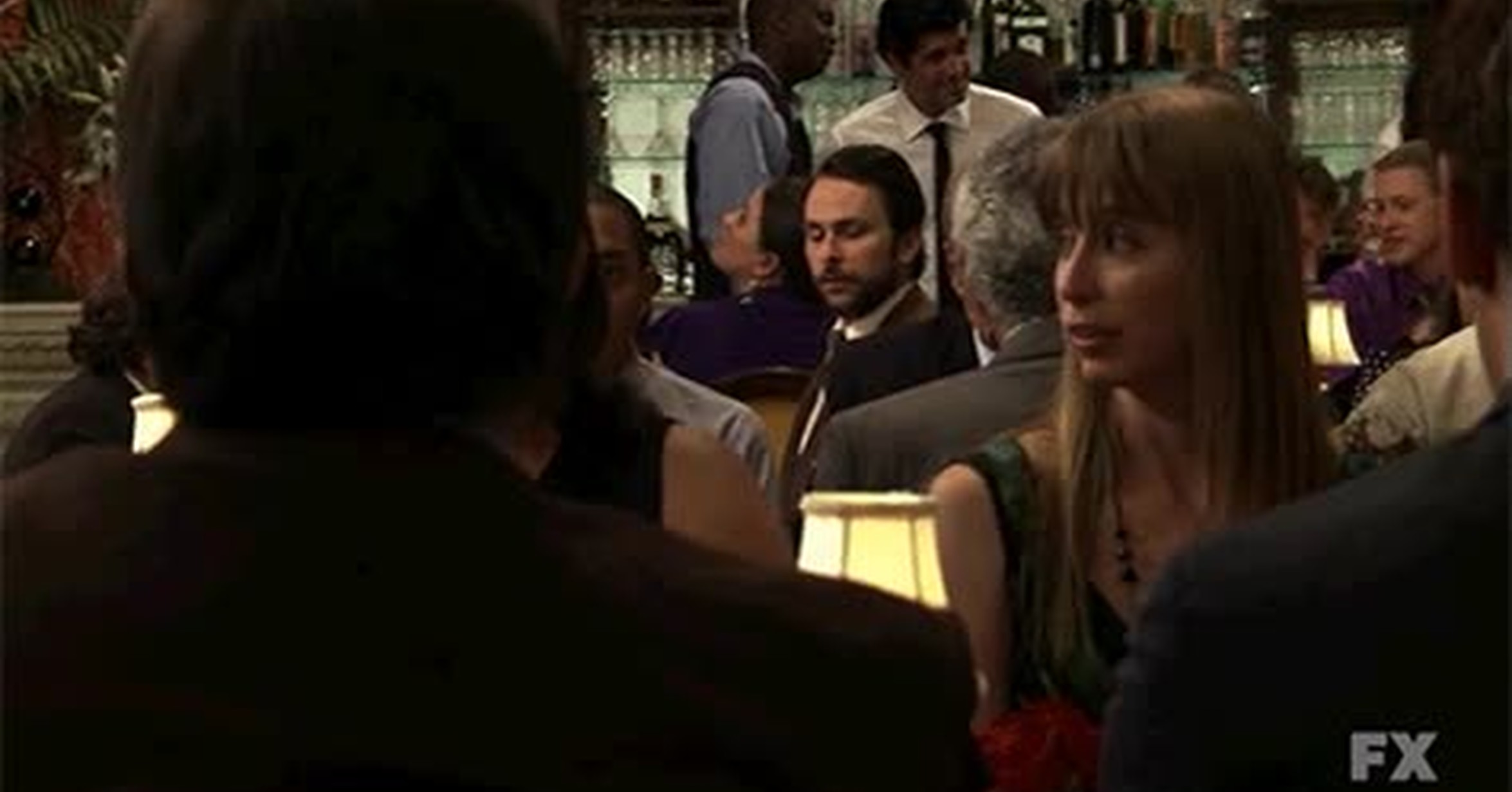 ¡Vaya GIF! / Cuando te encuentras a un compañero de curro en el bar