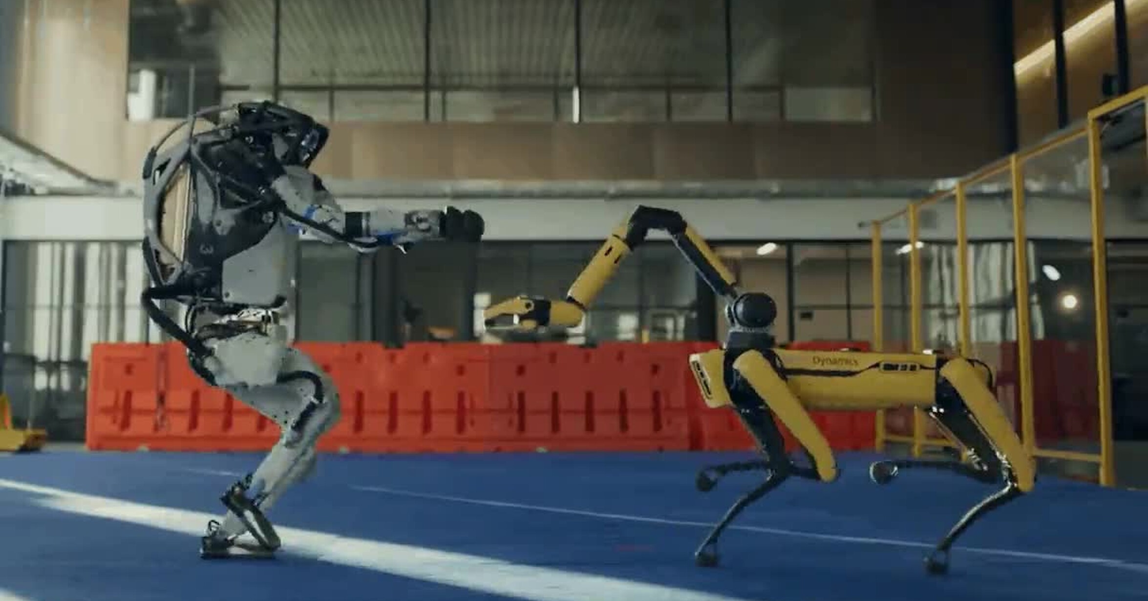 ¡Vaya GIF! / Los robots han decidido bailar entre ellos. Estamos salvados