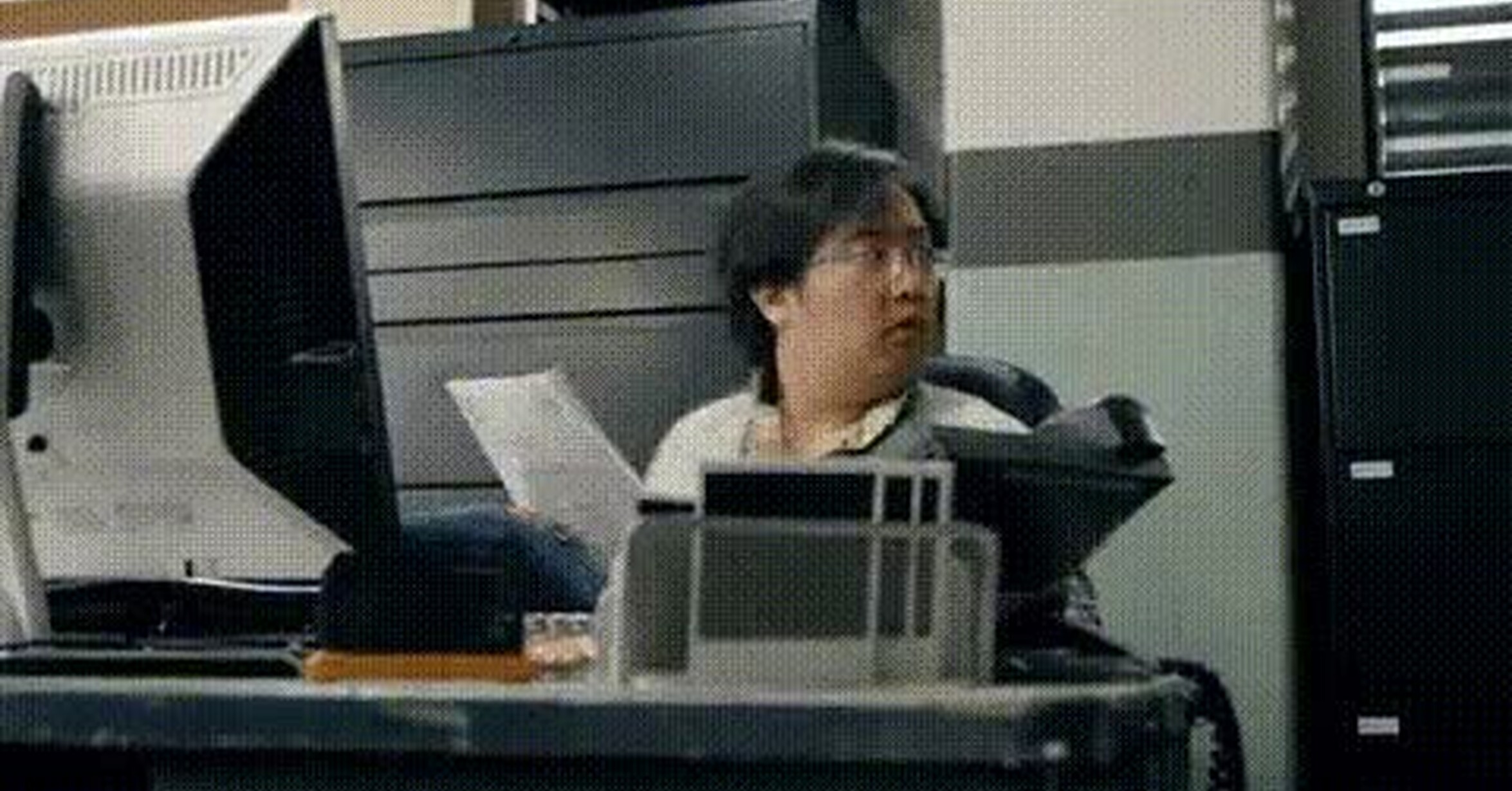 ¡Vaya GIF! / Cuando encuentras algo gracioso que enseñarle a tu compi ...