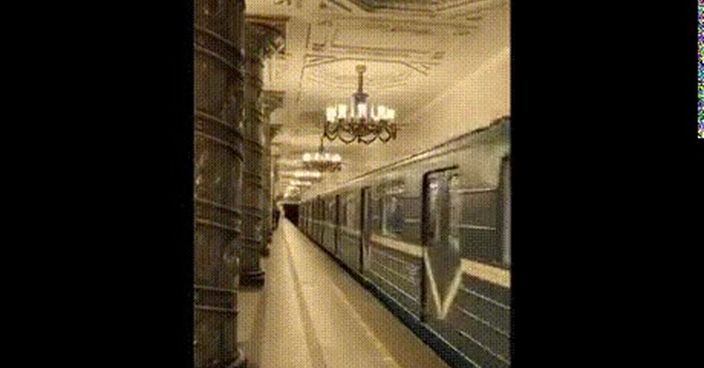 ¡Vaya GIF! / En Rusia tienen las estaciones de trenes más bellas del mundo