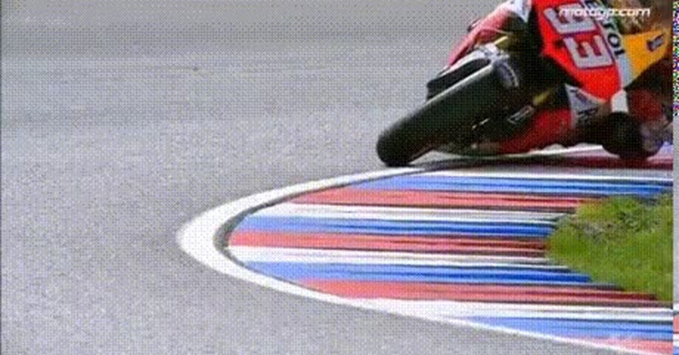 ¡Vaya GIF! / Me encanta ver las curvas de MotoGP en cámara lenta