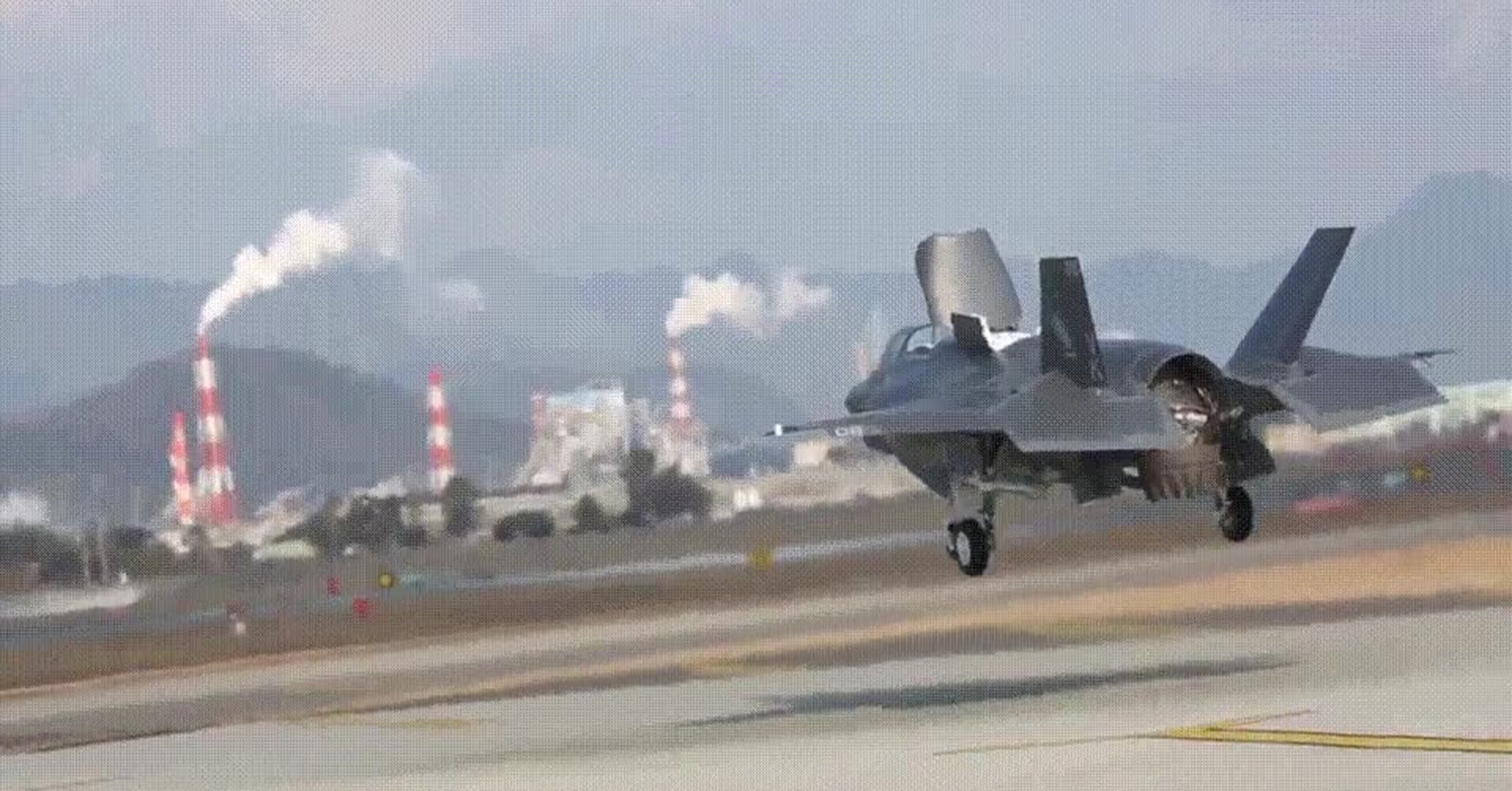 ¡Vaya GIF! / TIL F-35 operando de forma vertical