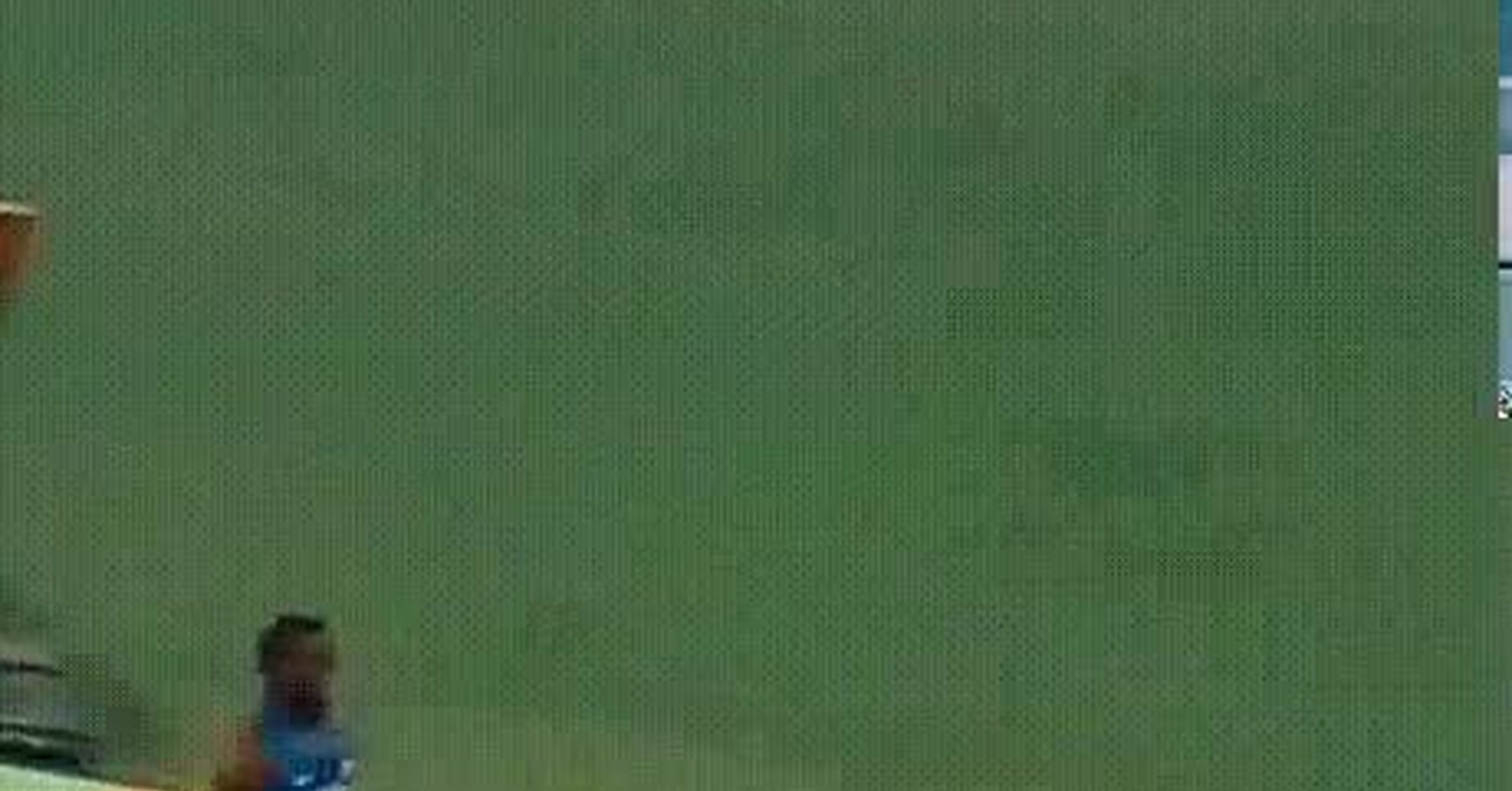 ¡Vaya GIF! / La cara de felicidad por correr al lado de Bolt
