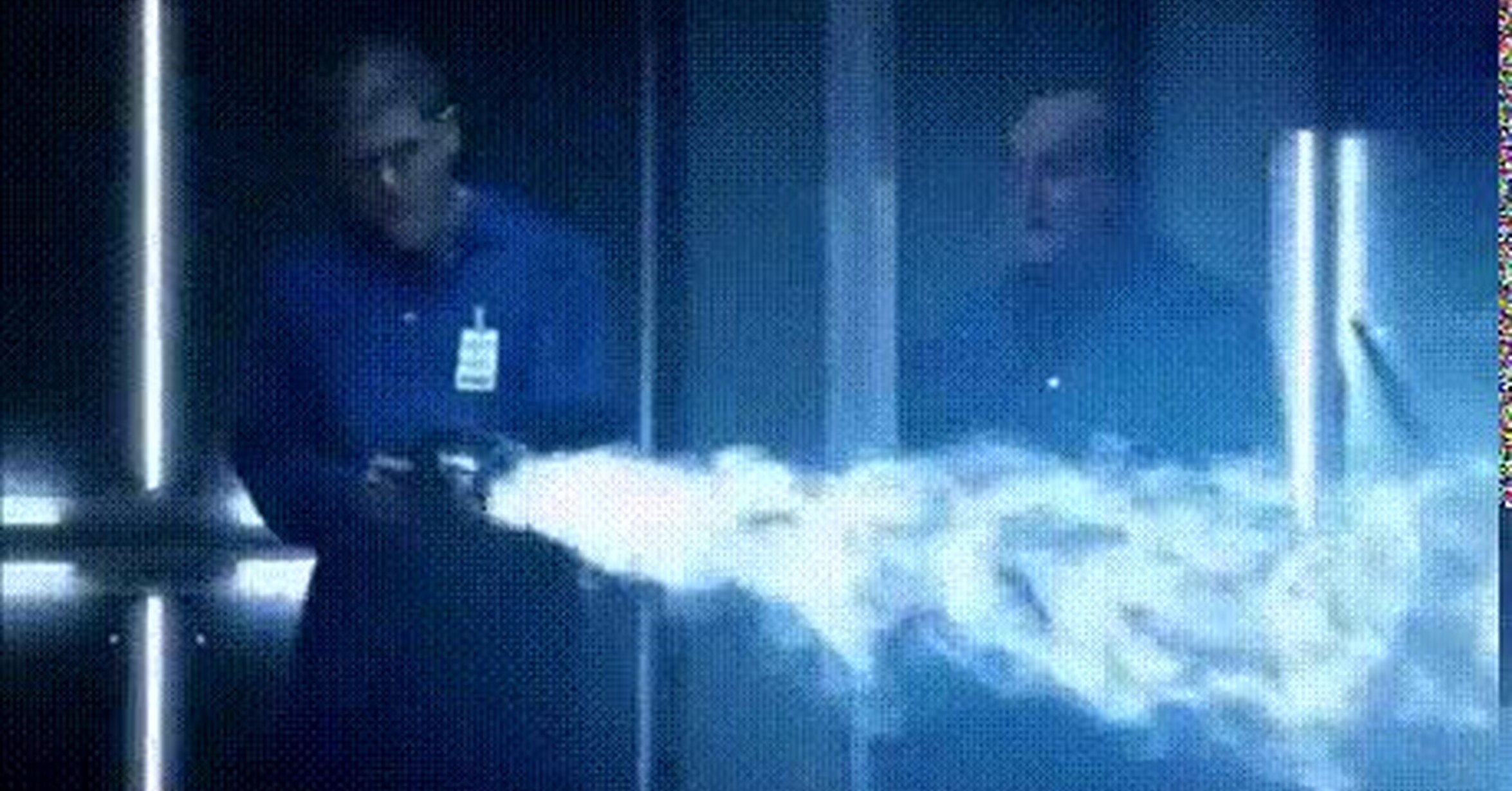¡Vaya GIF! / Creo que lo de los lásers no funciona así