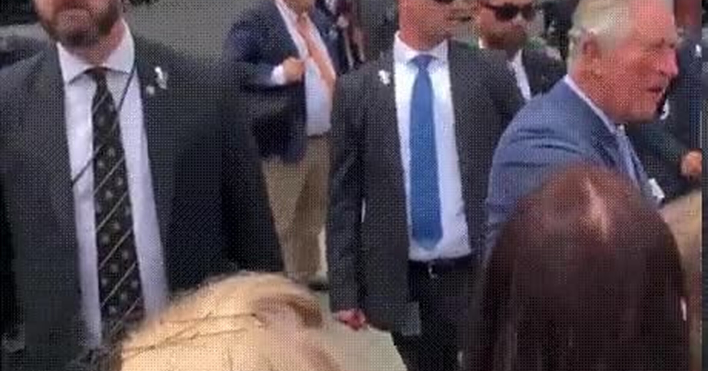¡Vaya GIF! / Carlos III no es tan amargado como dicen