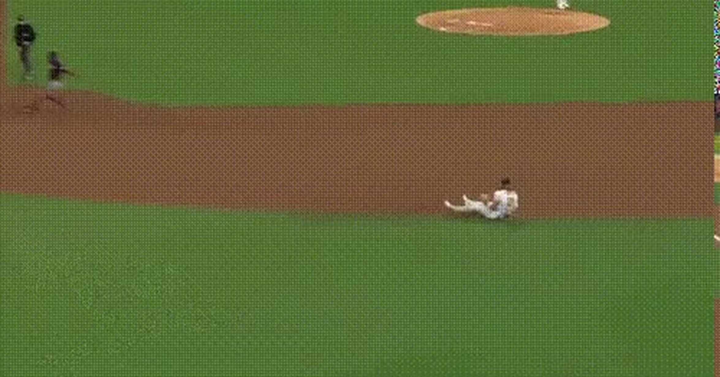 ¡Vaya GIF! / Fernando Tatis Jr haciendo un salto doble para atrapar una ...