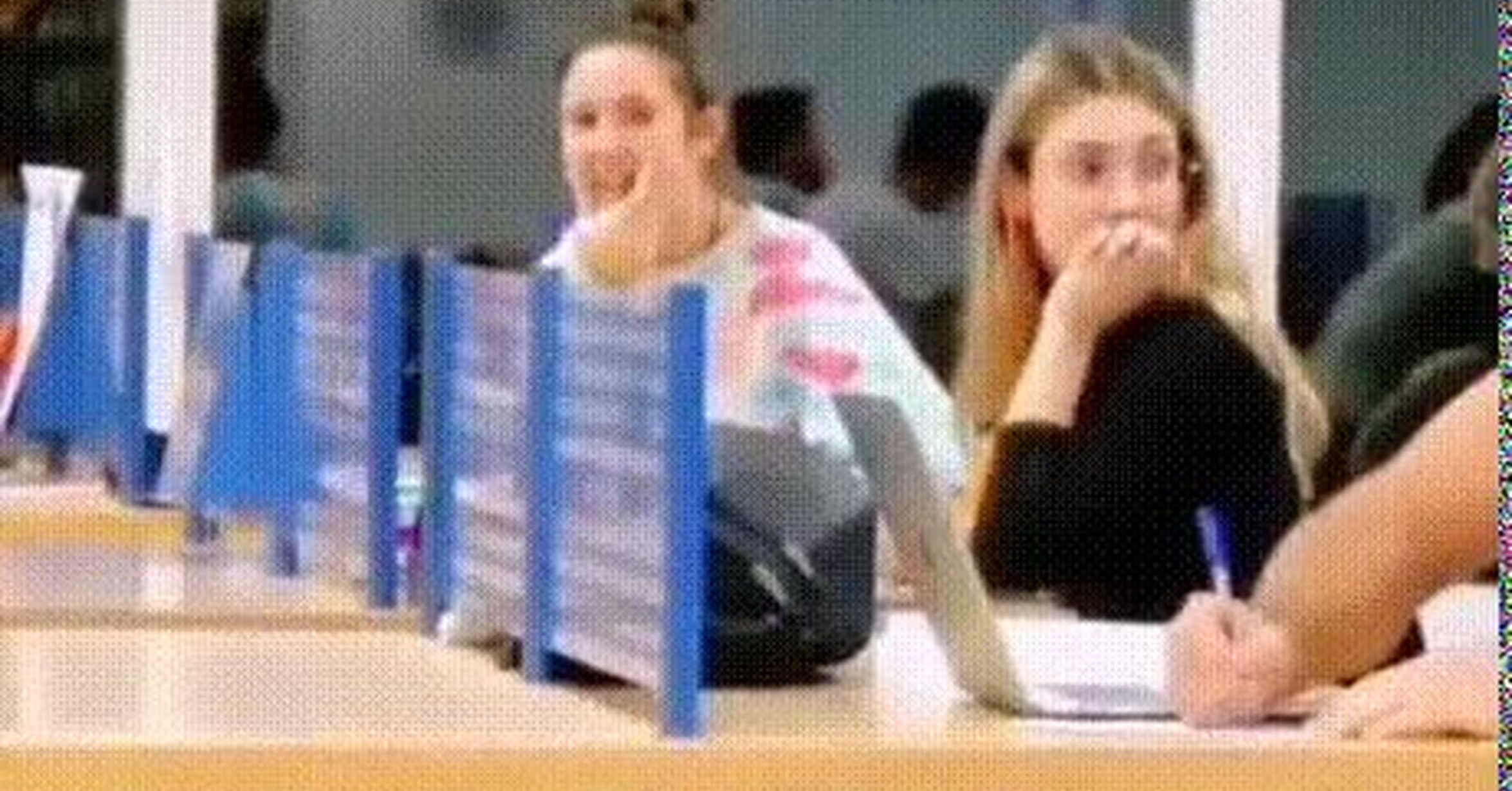 ¡Vaya GIF! / ¿Qué debe estar escuchando?