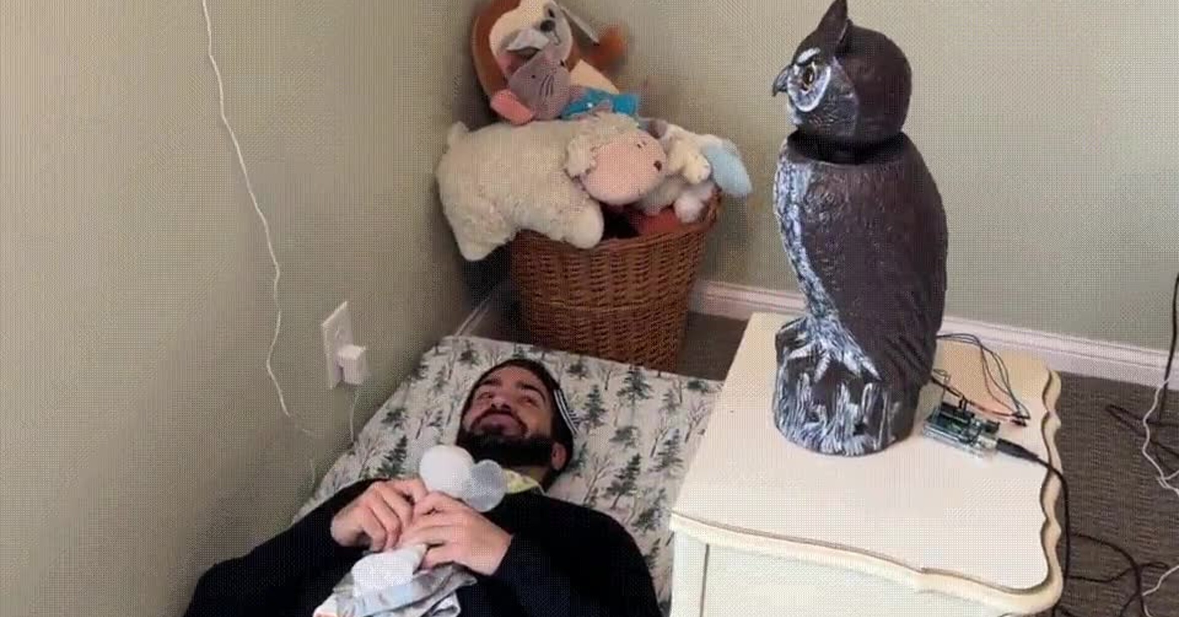 ¡Vaya GIF! / El despertador más raro que puedes tener en casa