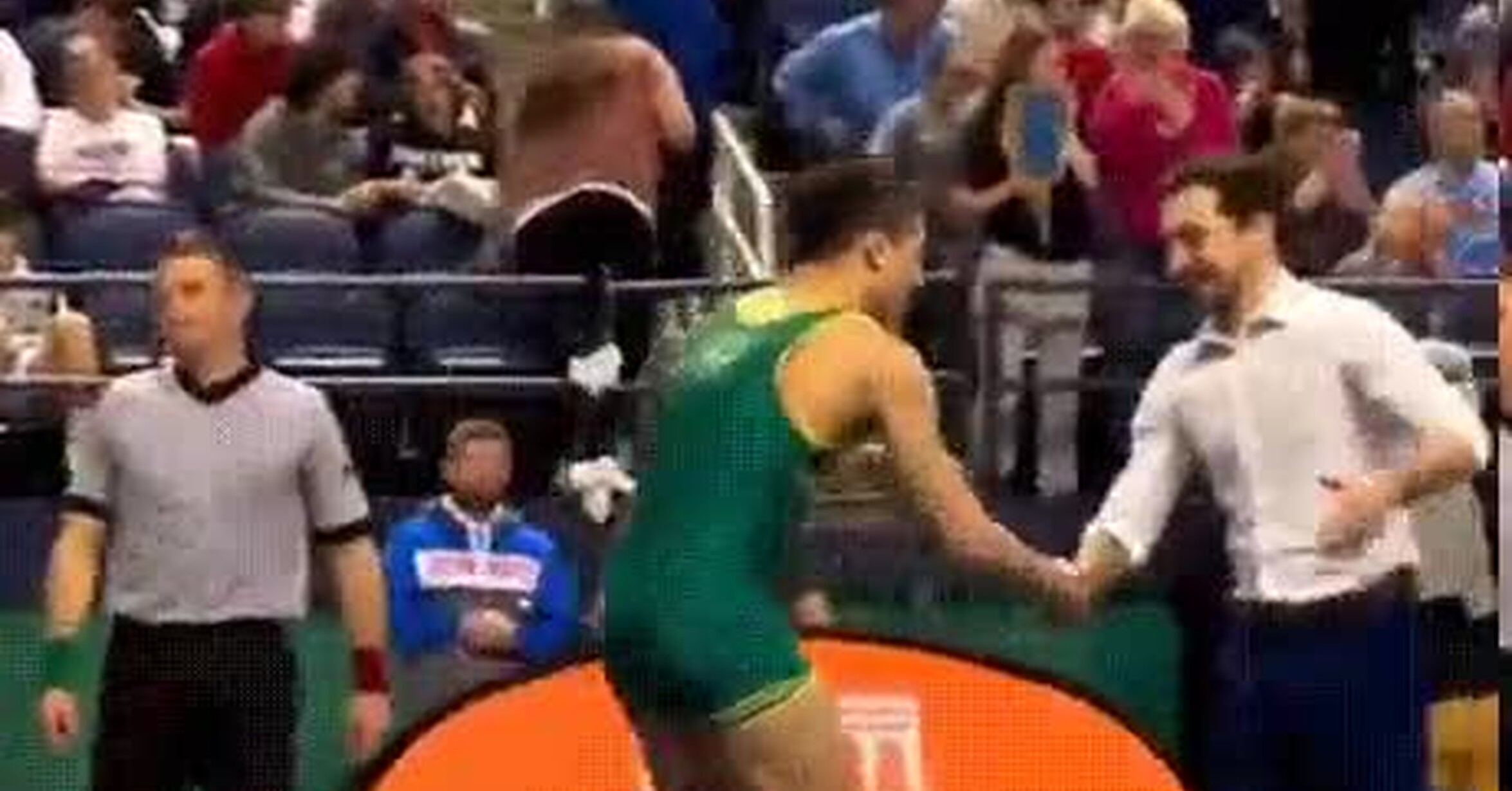 ¡Vaya GIF! / Al segundo entrenador no se la pegas