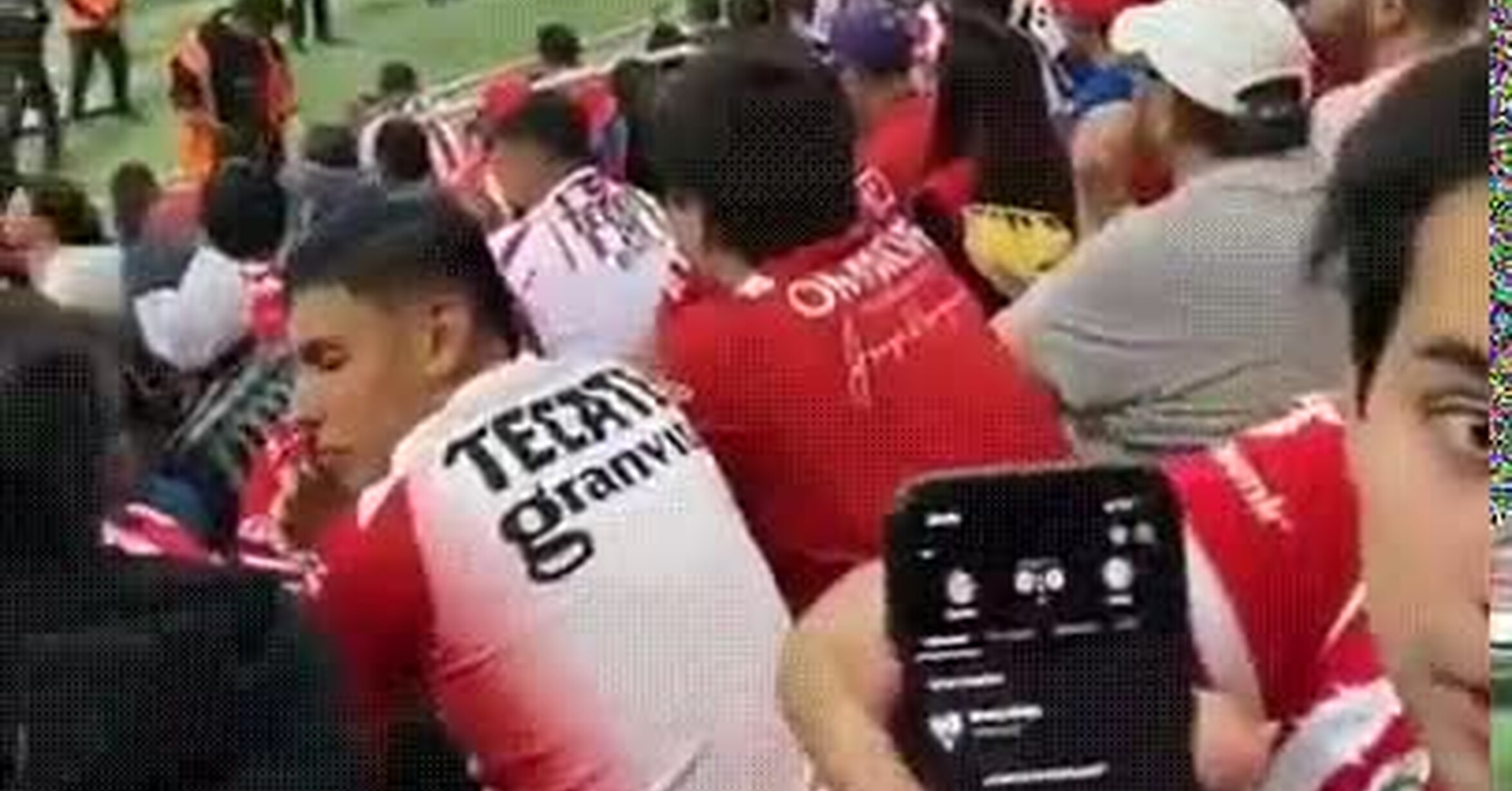 ¡Vaya GIF! / Se enteró del gol antes de que pasara en directo