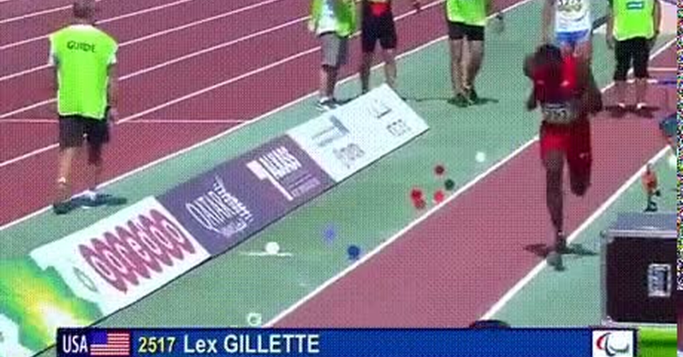 ¡Vaya GIF! / El salto de longitud para personas ciegas es un poco peligroso