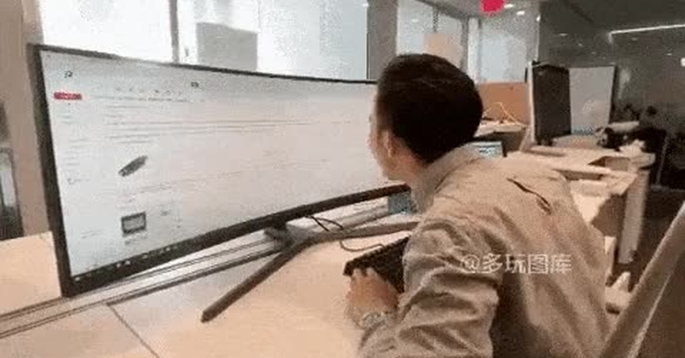 ¡Vaya GIF! / Fue una mala idea comprar este tipo de monitor