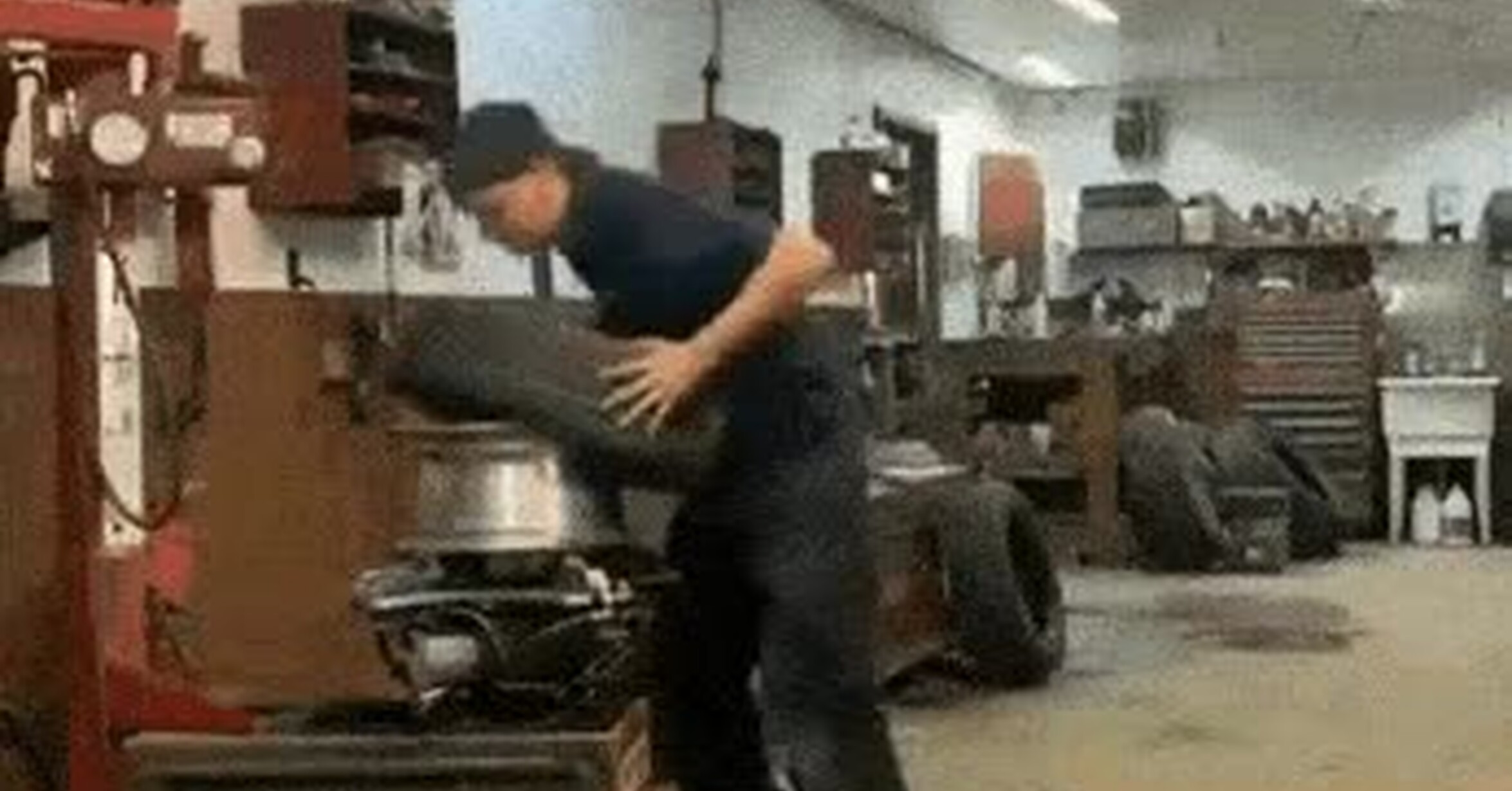 ¡Vaya GIF! / Se nota quién lleva años currando en la empresa