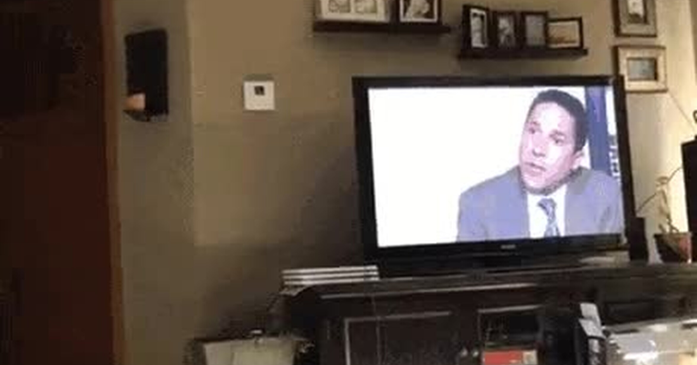 ¡Vaya GIF! / Yo no podría mirar la tele tranquilo así